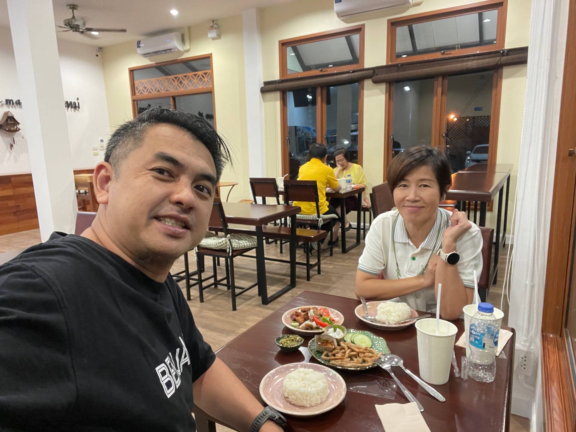 รีวิว หมูทอด mommade เชียงใหม่ - เมื้อค่ำแบบหมูๆ