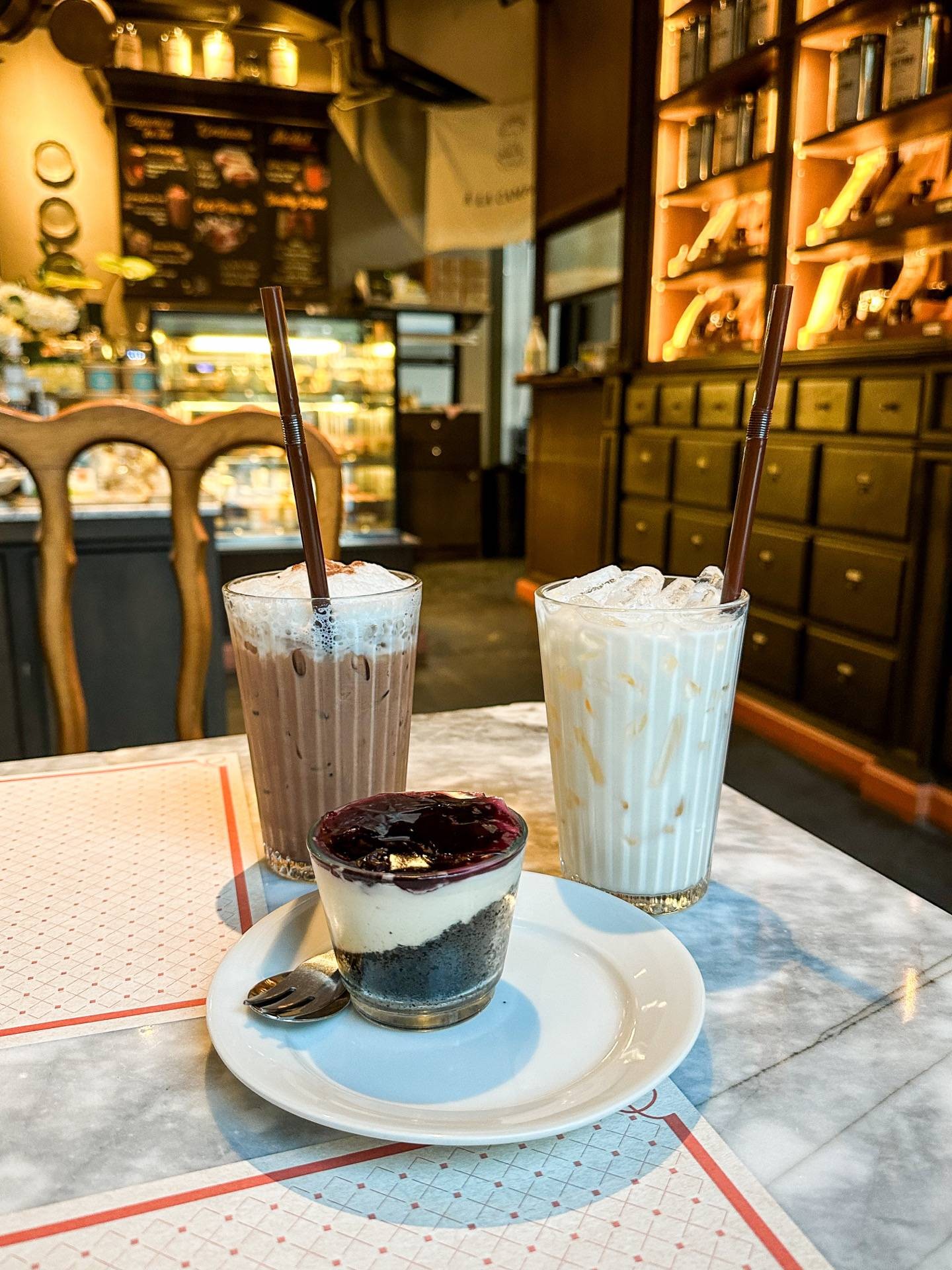 รูป Tea Factory And More พร้อมพงษ์