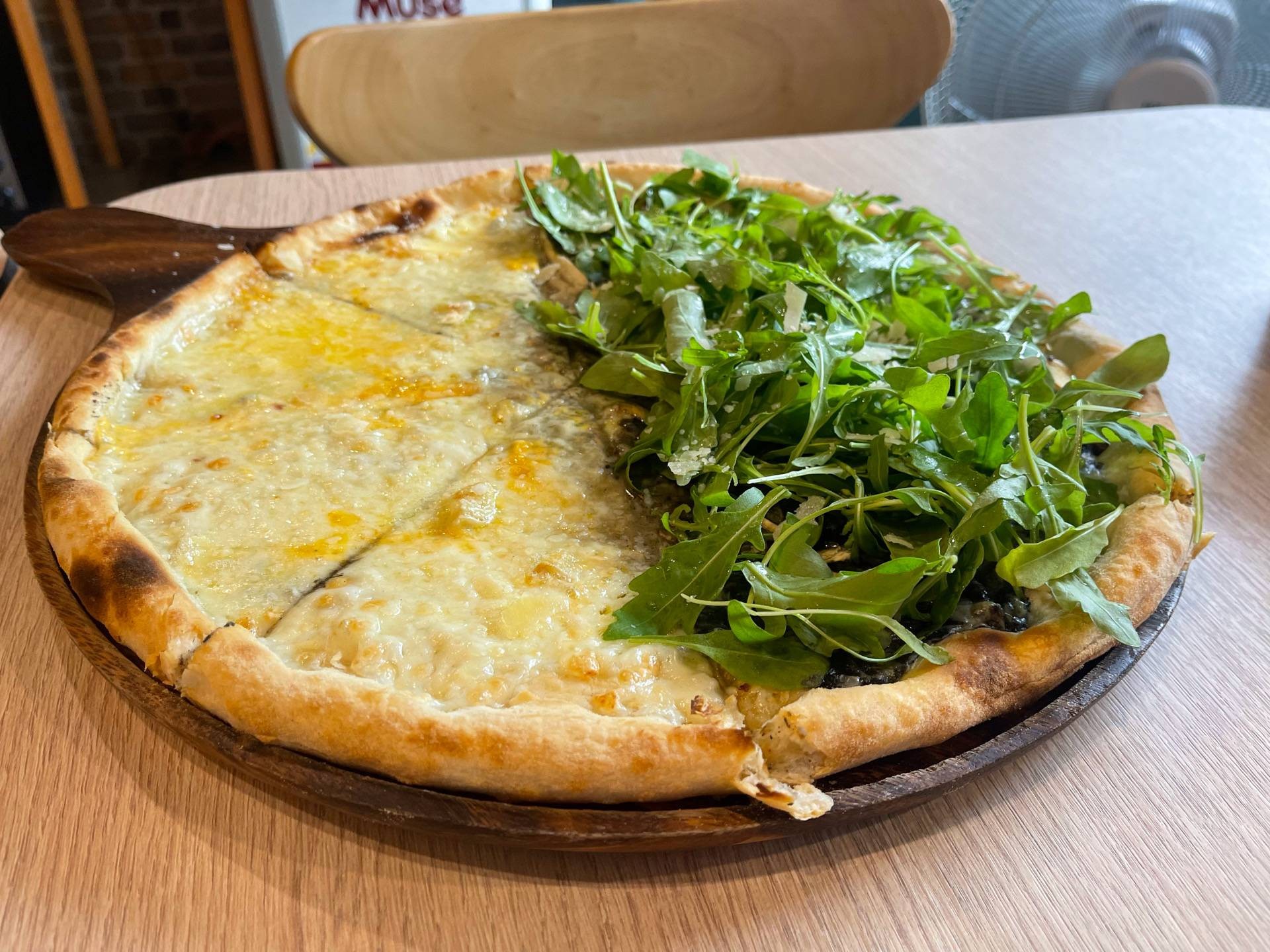 รีวิว Premium Craft Pizza เหม่งจ๋าย - ร้านพิซซ่าโฮมเมดแป้งดี