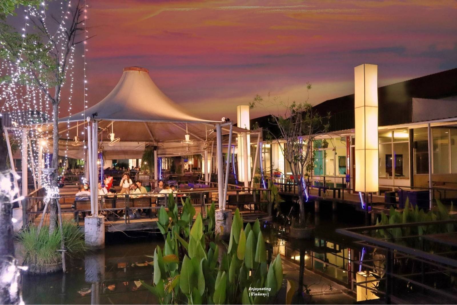 รูป The Local Restaurant