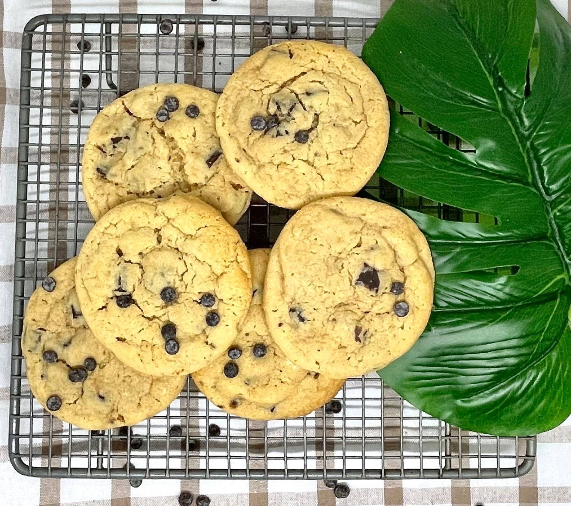 Soft cookie chocolate chip • image ร้าน 🌟ฮักไอติม🍰👍 มาการอง มากาลอง เค้ก ซอฟคุ้กกี้ และ กรีกโยเก ...