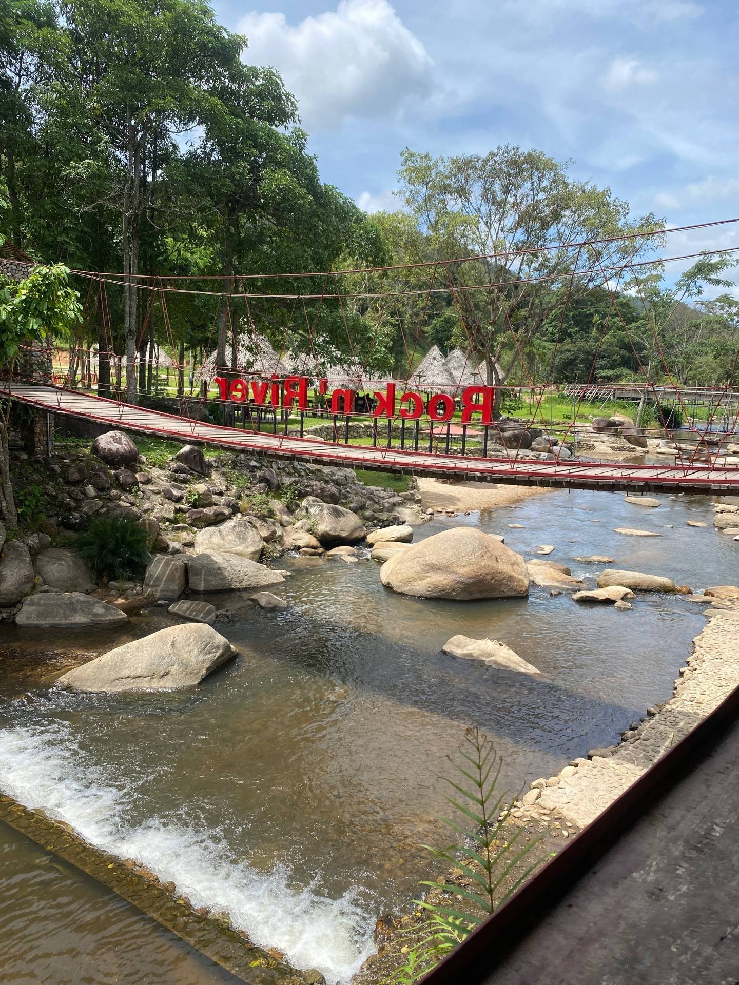 รีวิว ปางแฟน Rock n' River - บรรยากาศดี บริการดี อาหารน่าทาน
