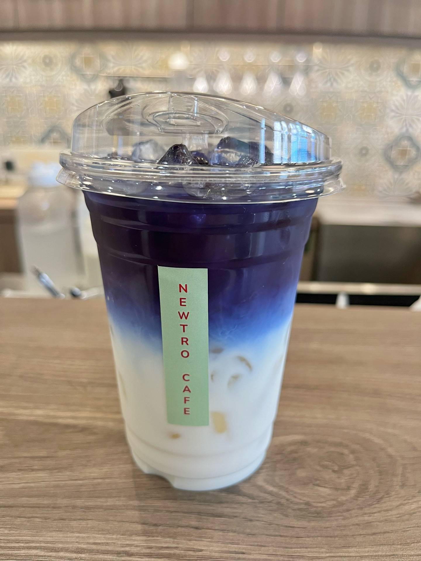 รีวิว Newtro Cafe บรรทัดทอง - Newtro Cafe🏮📚 นิวโทรคาเฟ่ co-working ...