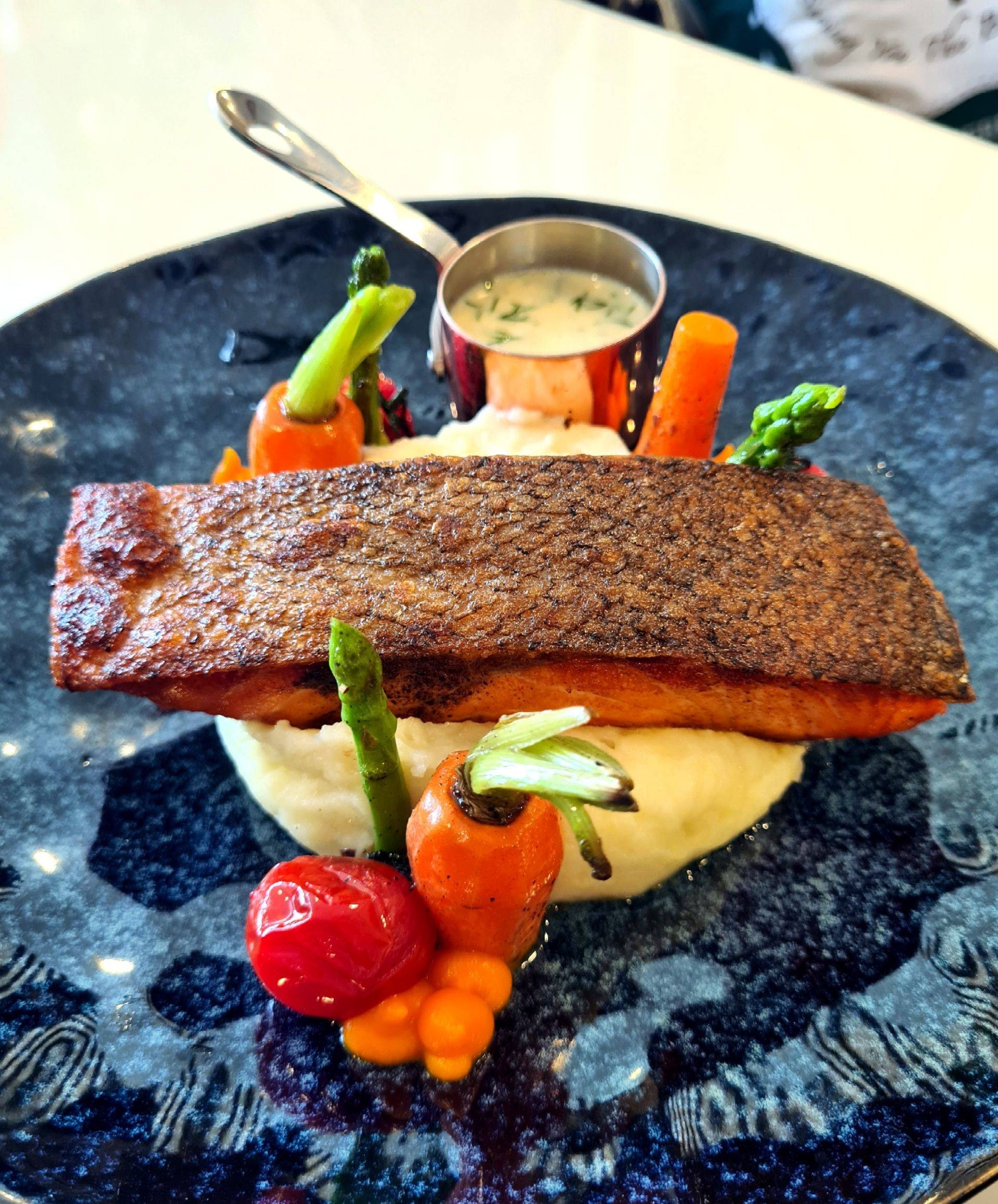 Salmon Steak ร้าน Le Khwam Luck Cafe Bar and Restaurant เอกมัย 22