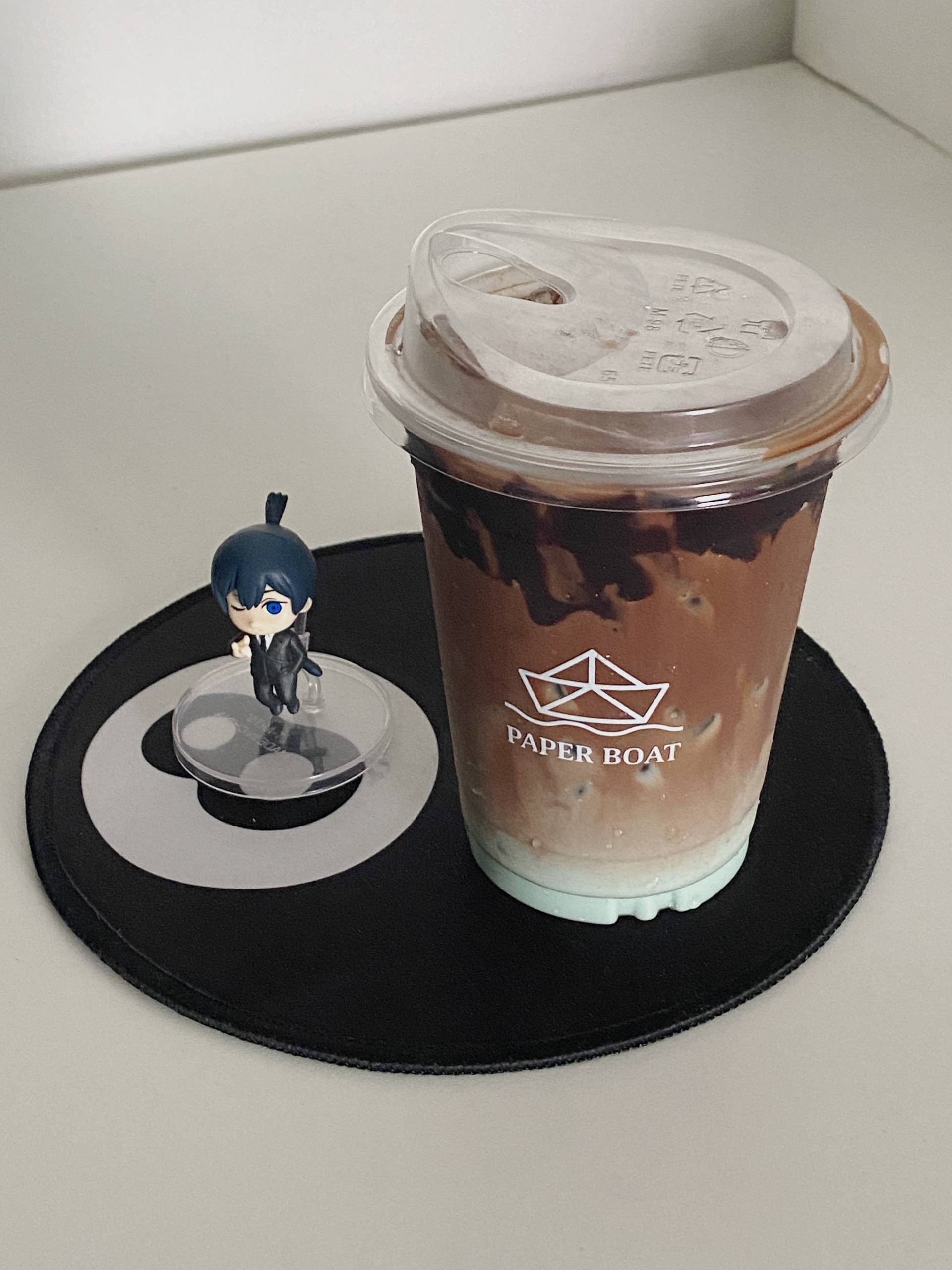 รีวิว Paper Boat - Speciality Coffee & Tea Bar - คาราเมลมัคคิอาโต้