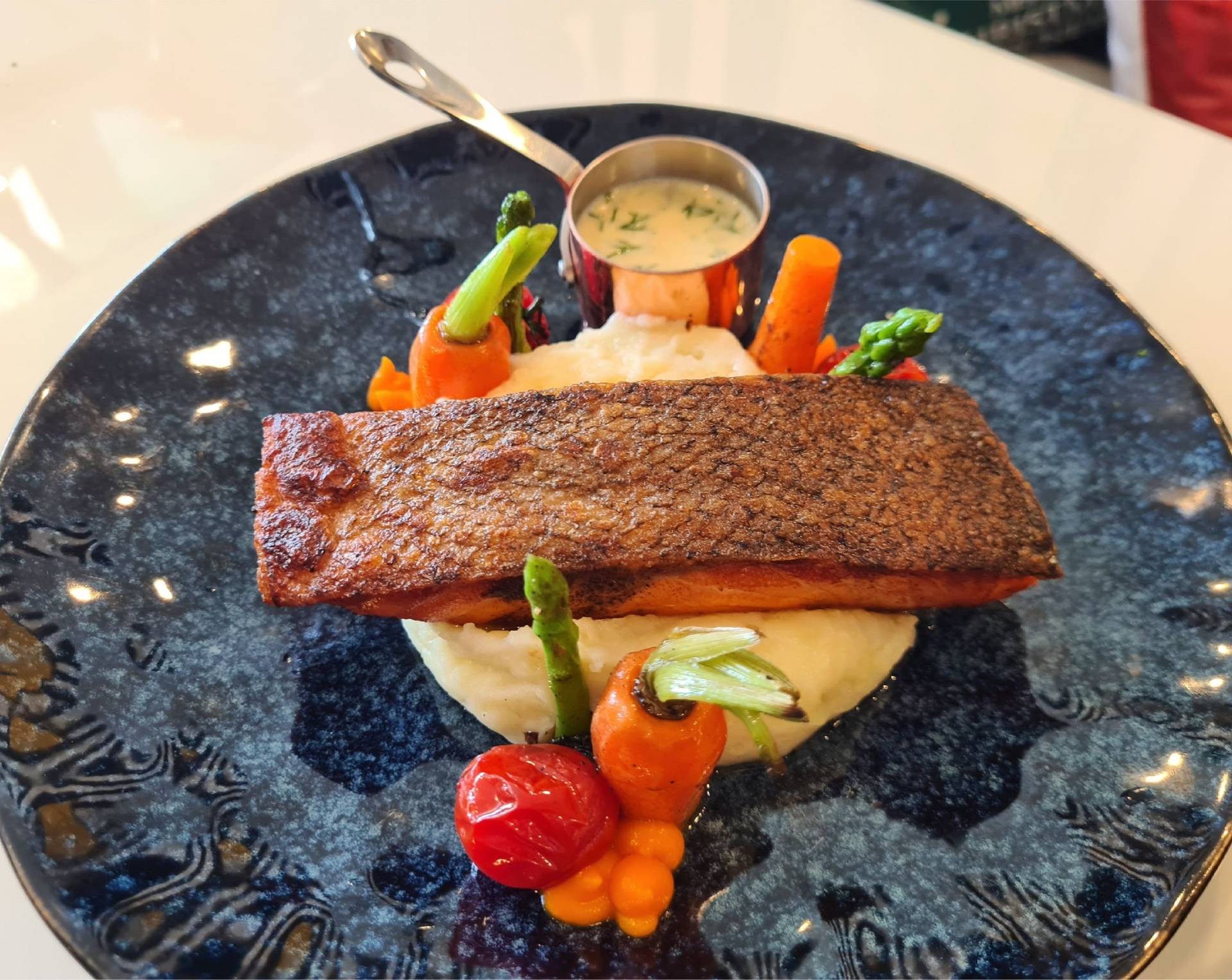 Salmon Steak ร้าน Le Khwam Luck Cafe Bar and Restaurant เอกมัย 22
