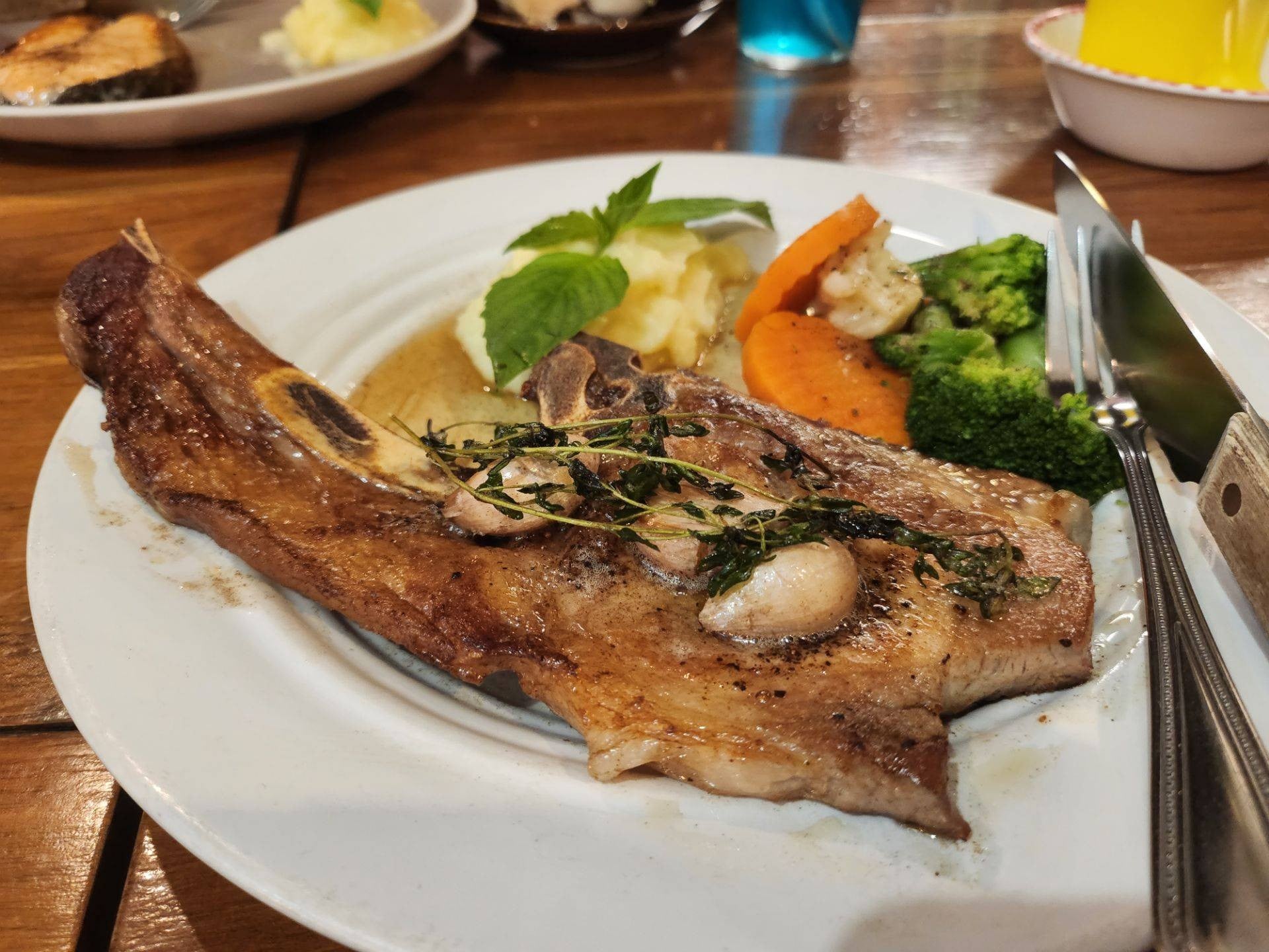 พอร์คชอป ร้าน Smith & Rabbit