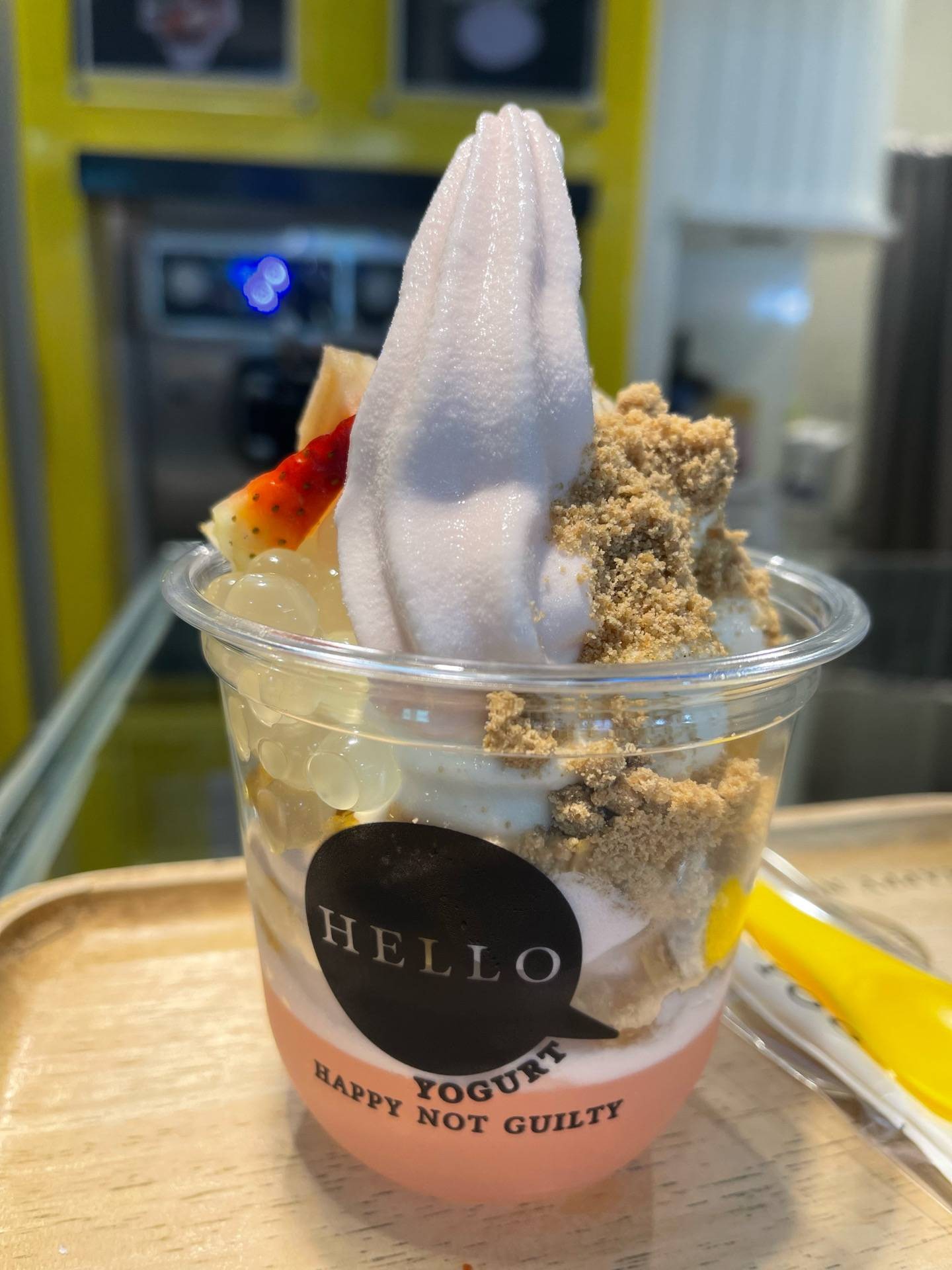 รีวิว Hello Yogurt โรงพยาบาลกรุงเทพ - Yoghurt Ice Cream and Soft Serve