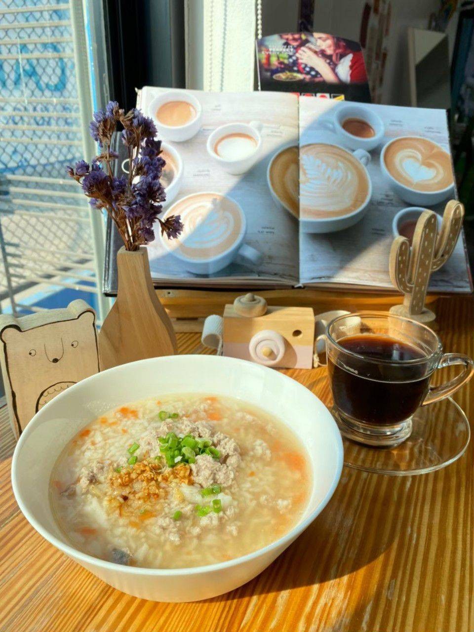 ร้าน Look Cafe - ถนนอุดรดุษฎี ซอย 5 | รีวิวร้านอาหาร