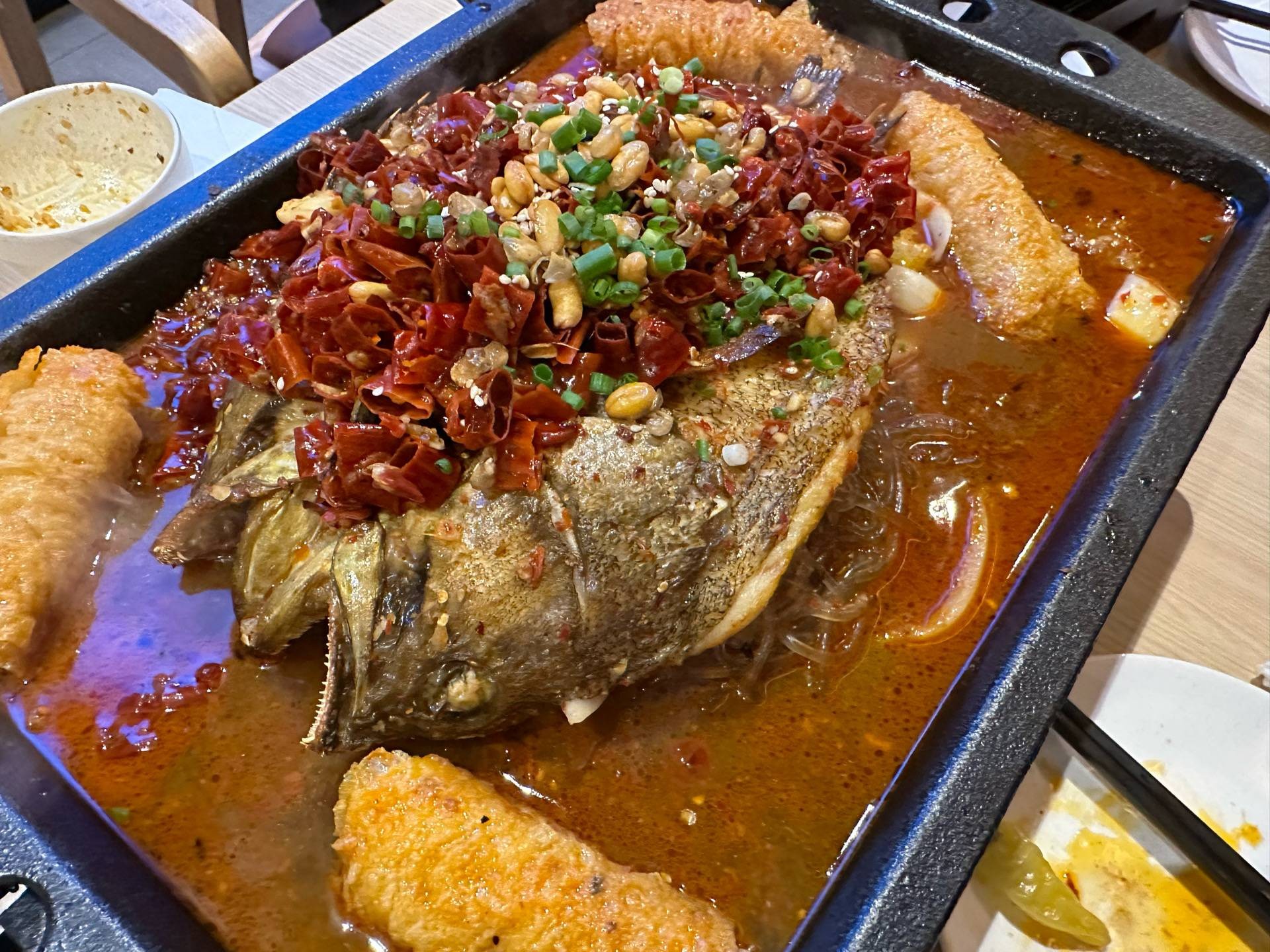 รีวิว Riverside Grilled Fish & Mala Central World - ปลาย่างกระทะร้อน ...