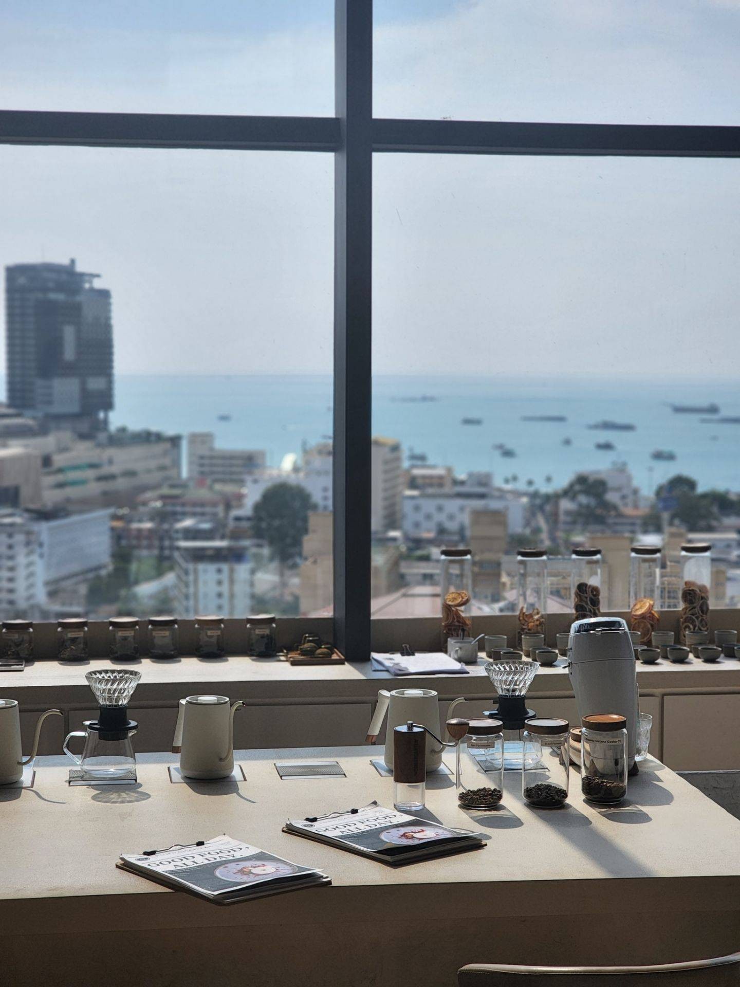 รูป Fundamental Specialty Coffee And Eatery Arbour Hotel and Residence ...