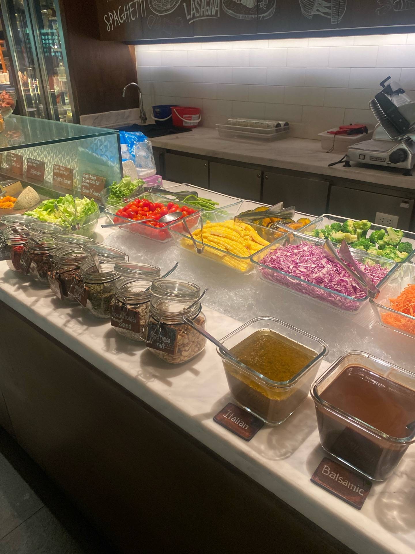 รูป Goji Kitchen + Bar Bangkok Marriott Marquis Queen’s Park