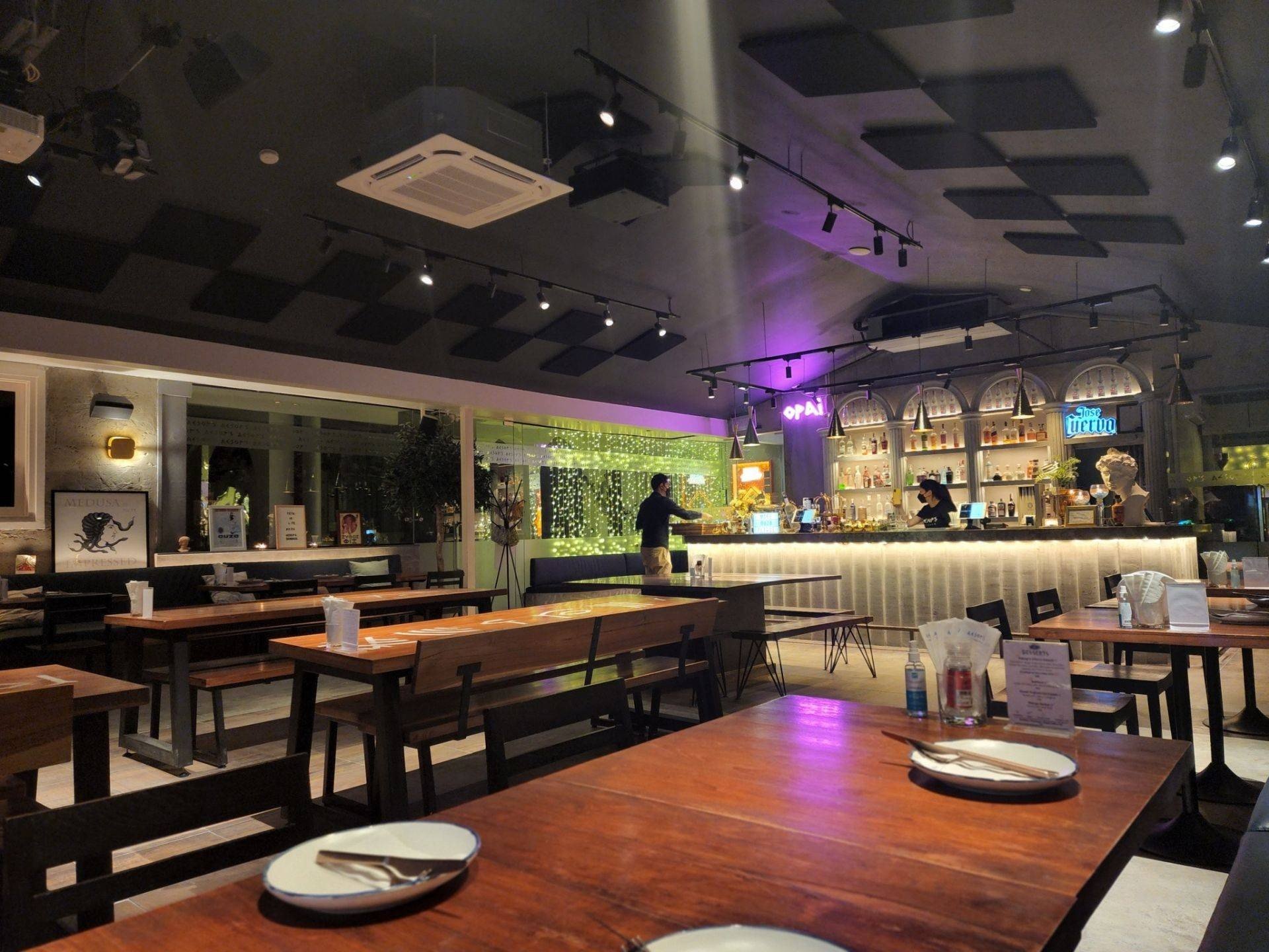 รีวิว Aesop's Greek Restaurant Silom - ไปปาจานกัน