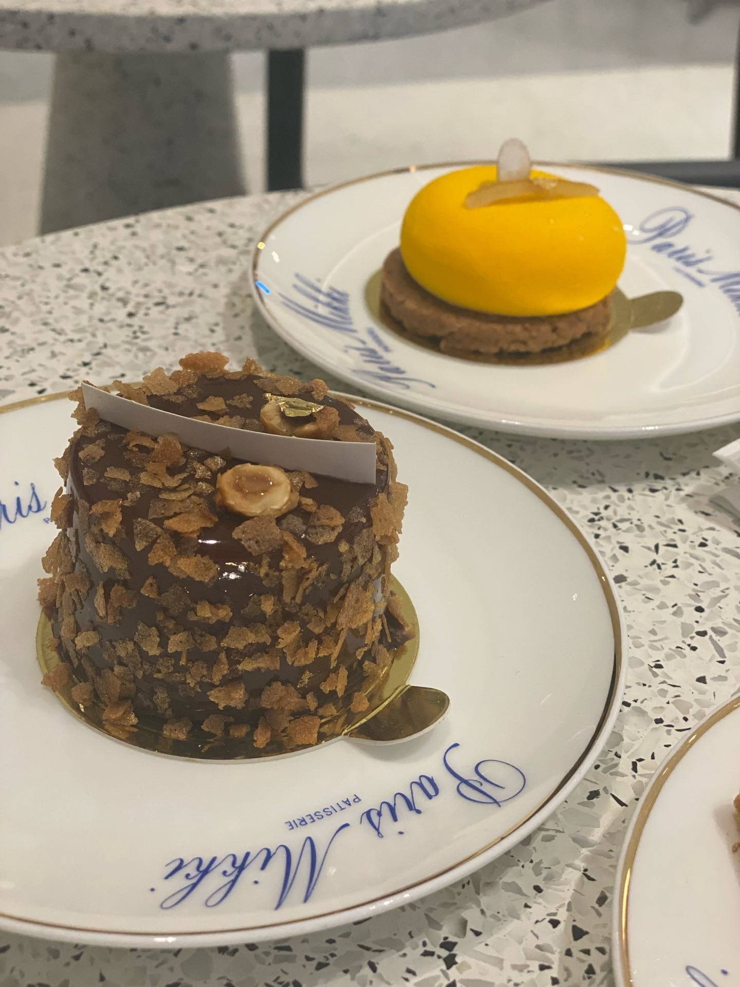รีวิว Paris Mikki Central world - Cake at central world