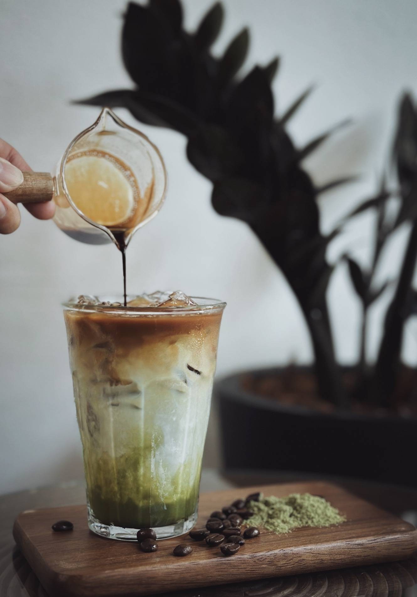 รีวิว Bombbay Blood Artistic Mood & Space - ร้านบรรยากาศดี มีทั้งกาแฟ ...