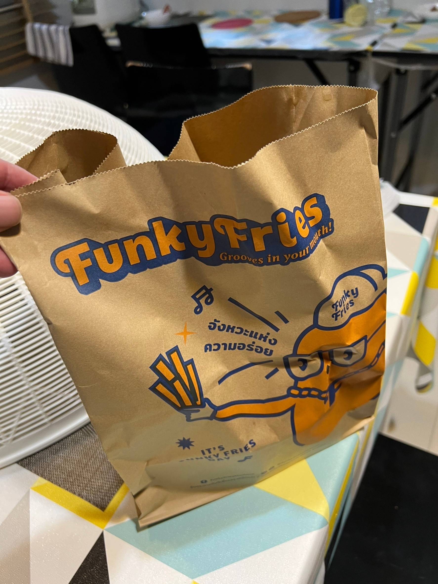 รีวิว Funky Fries เซ็นทรัลพลาซ่า เวสต์เกต