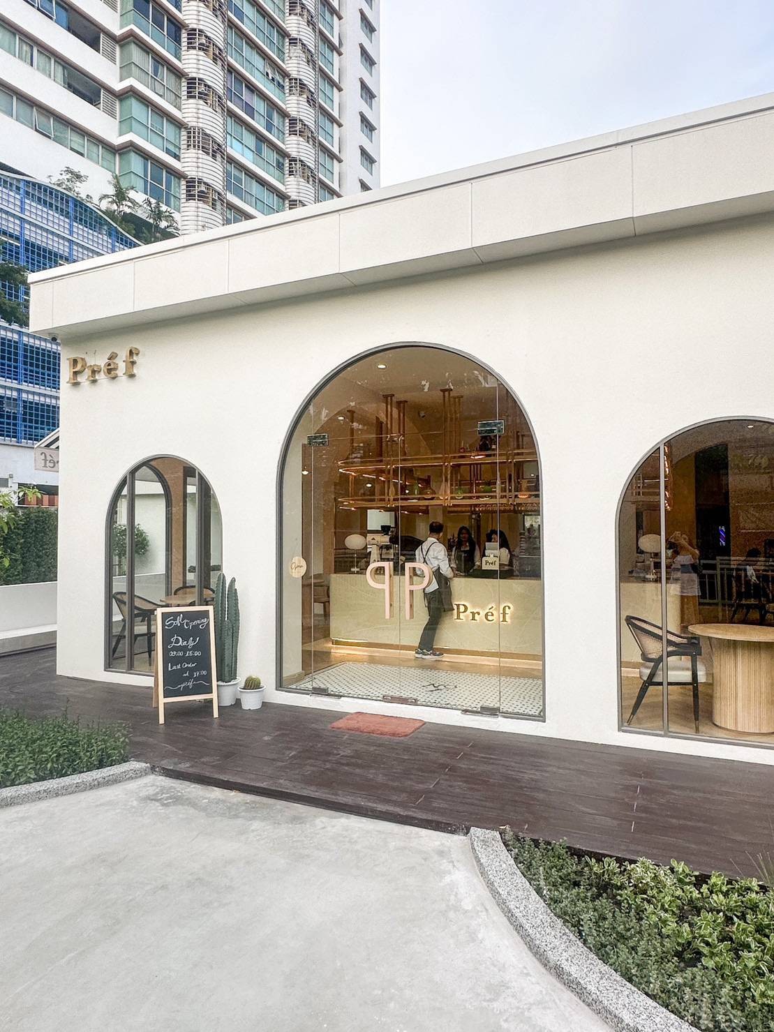 รีวิว Préf Café & Bar Sathon 11 - คาเฟ่เปิดใหม่ ย่านสาทร ร้านน่ารัก มุม ...