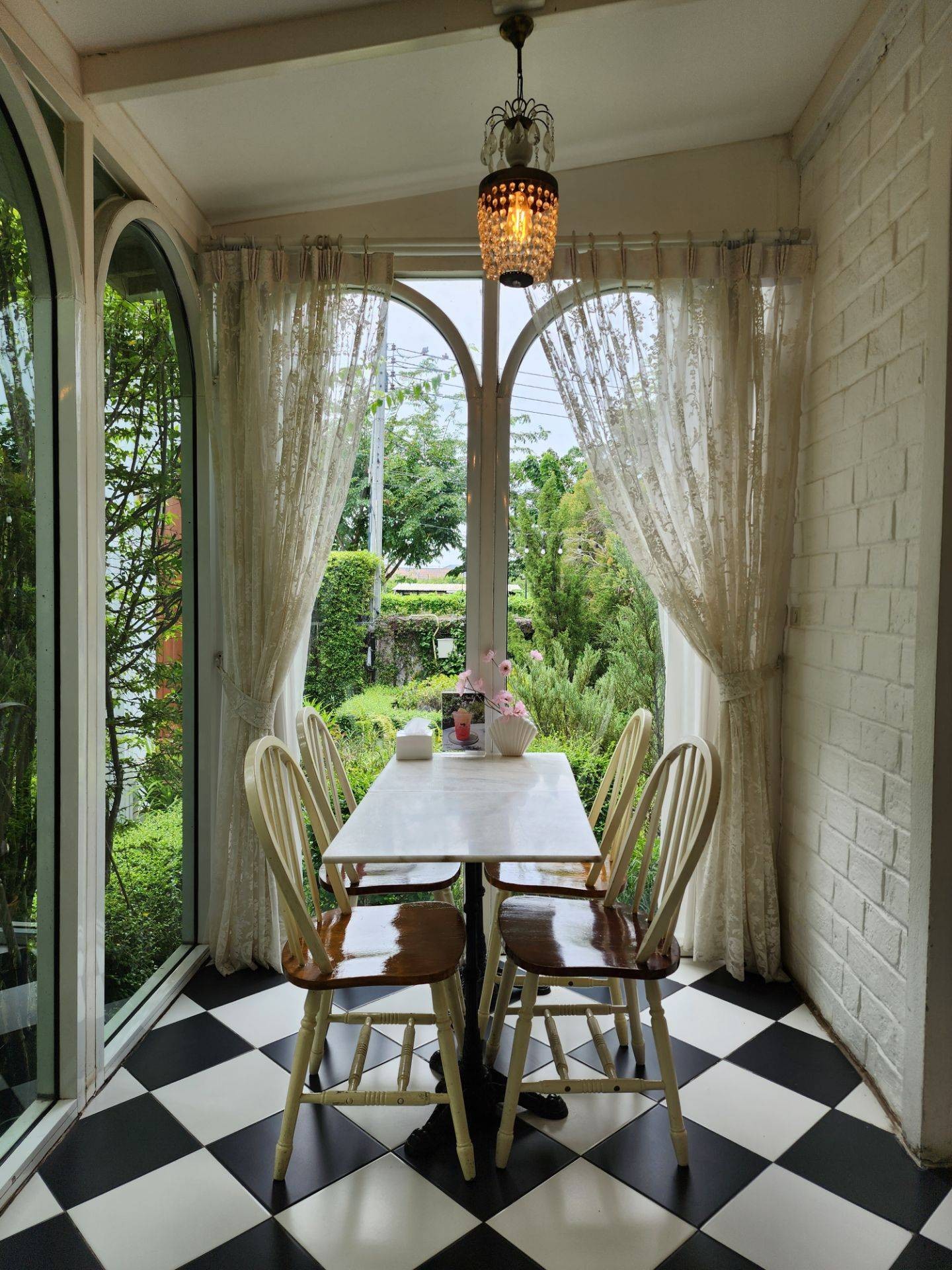 รีวิว Misstar Cafe by Davika - Misstar cafe คาเฟ่ในสวน