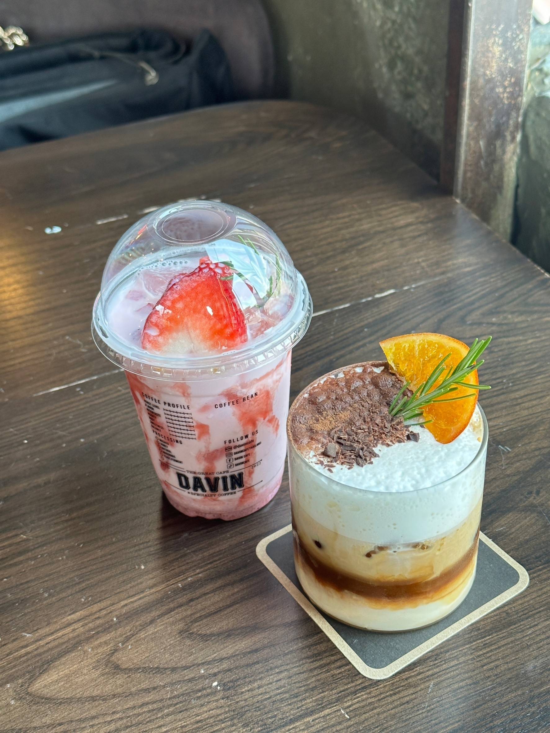 รีวิว Davin cafe - นั่งจิบกาแฟ ชมบรรยากาศสไตล์โรมัน ที่ร้านดาวิน