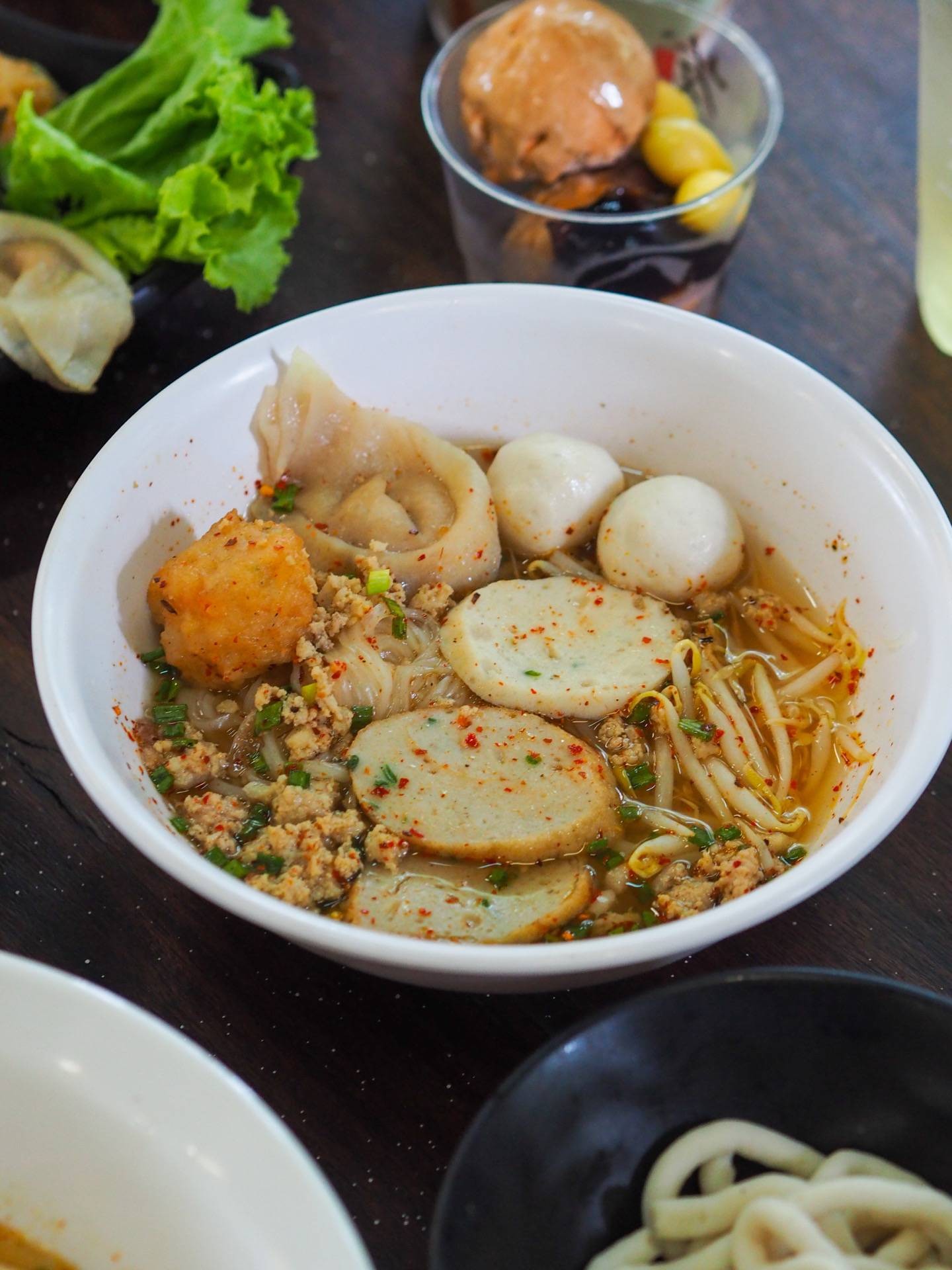 รีวิว A JUNG Fish Ball • อจัง ฟิชบอล (ชื่อเดิม สอาด ลูกชิ้นปลา) ถนน ...