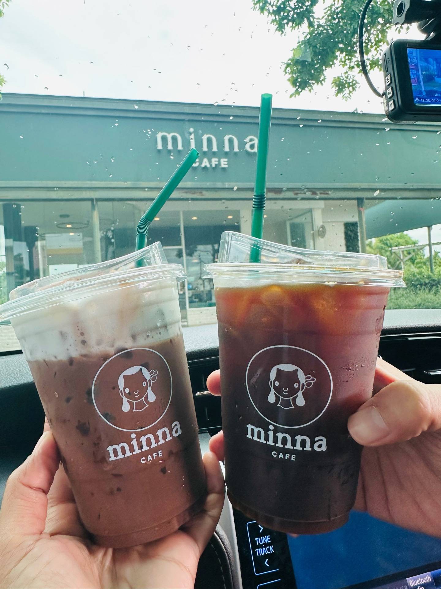 รีวิว Minna cafe หนองจอก - แต้มแลกแบบคุ้มๆ 2แก้วในวันนี้ ฟินๆไปสิจ้ะ