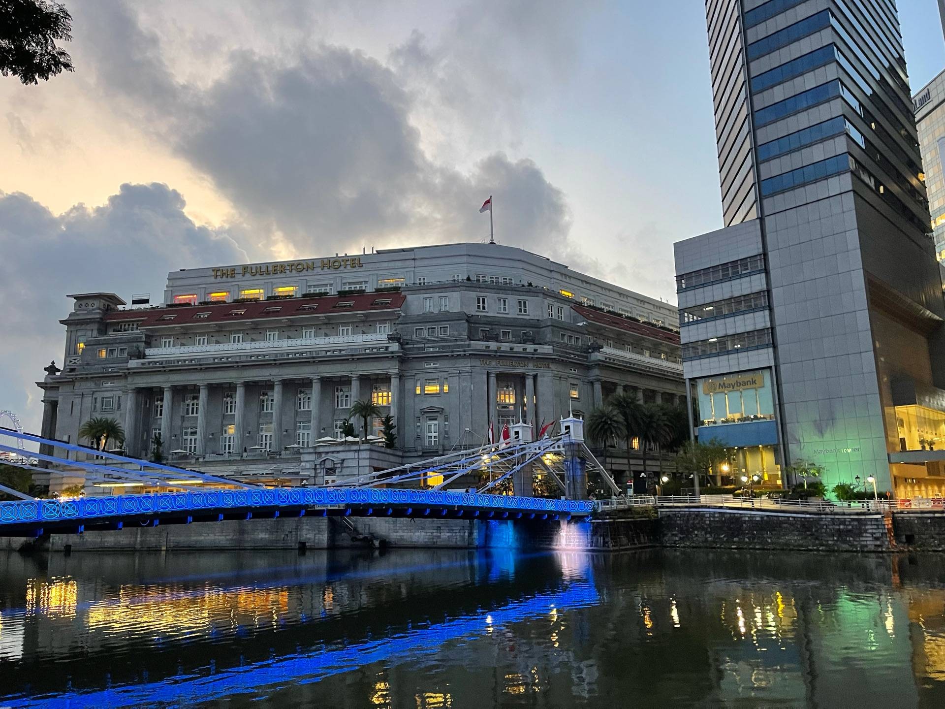 รีวิว Raffles Place