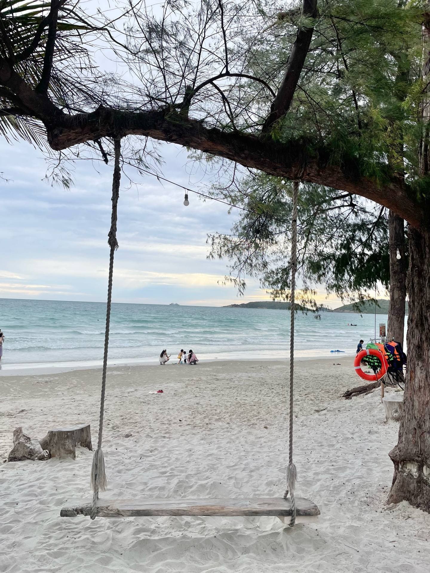 รูป หาดน้ำใส