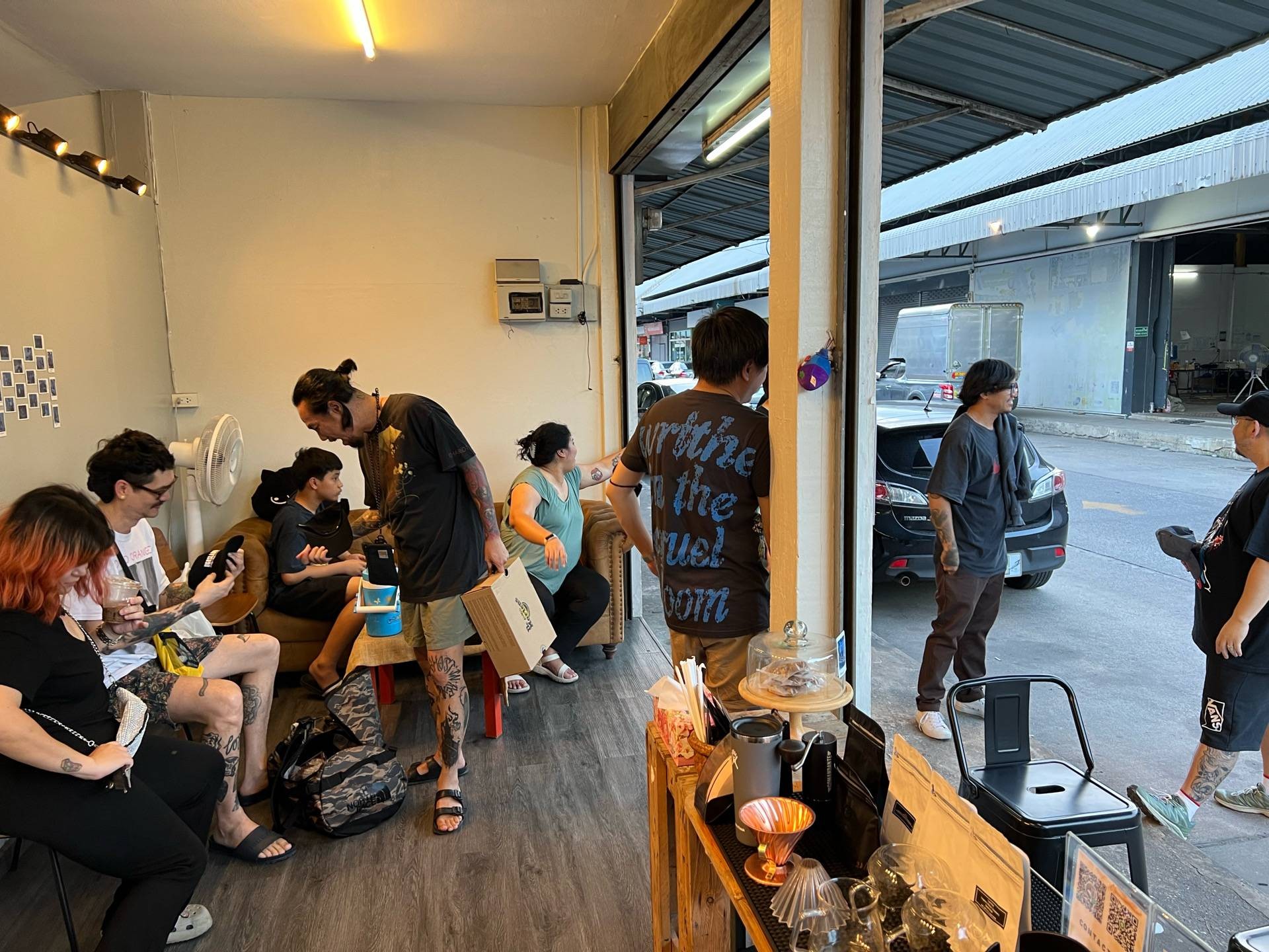 รีวิว Caffeine Kick craft&drip - ร้านกาแฟ สนามที่นัดดื่มกาแฟสำหรับ ...