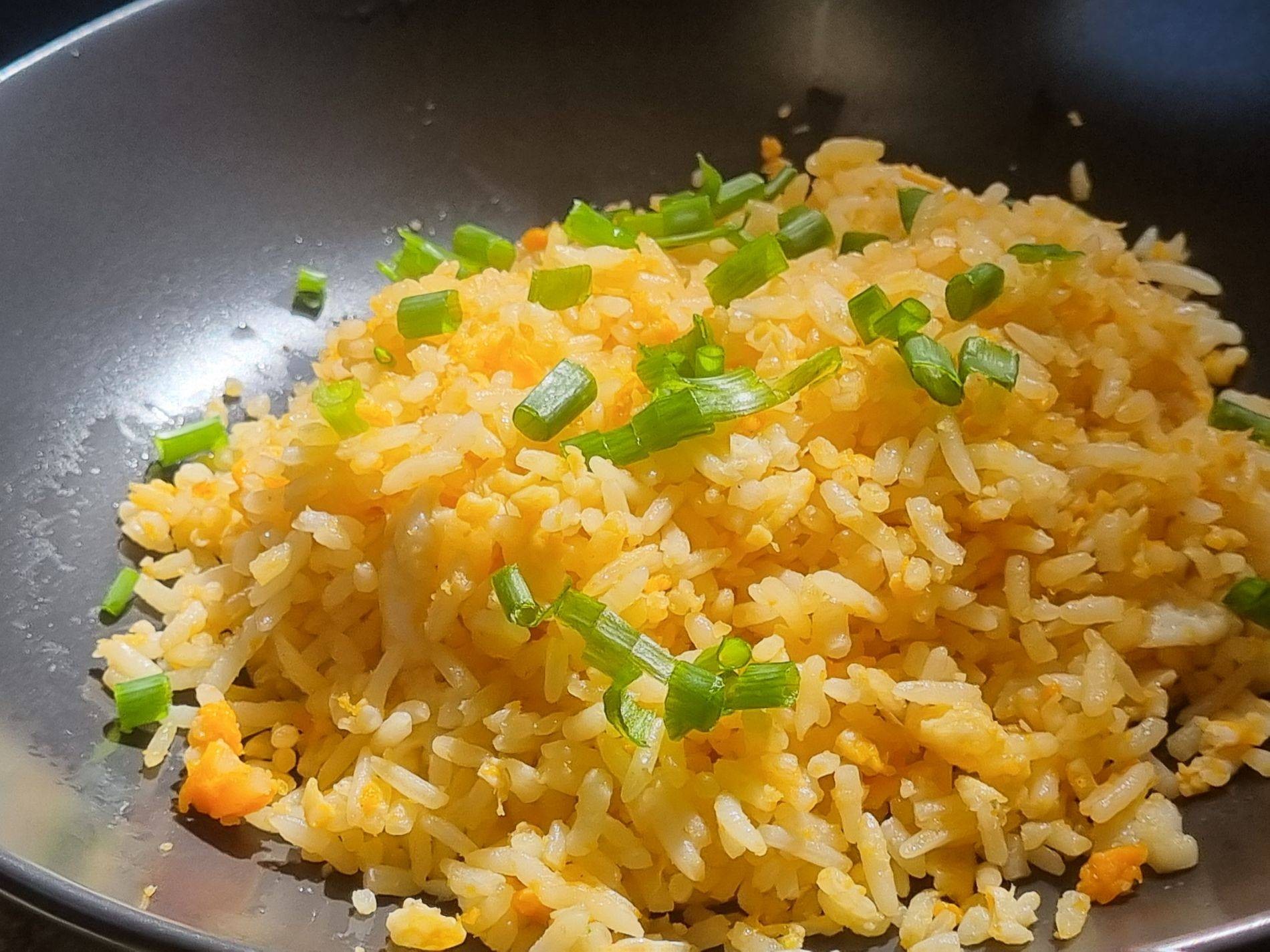 ข้าวผัดเงินล้าน (Golden fried rice) - สั่งอาหารเดลิเวอรี | Wongnai x ...