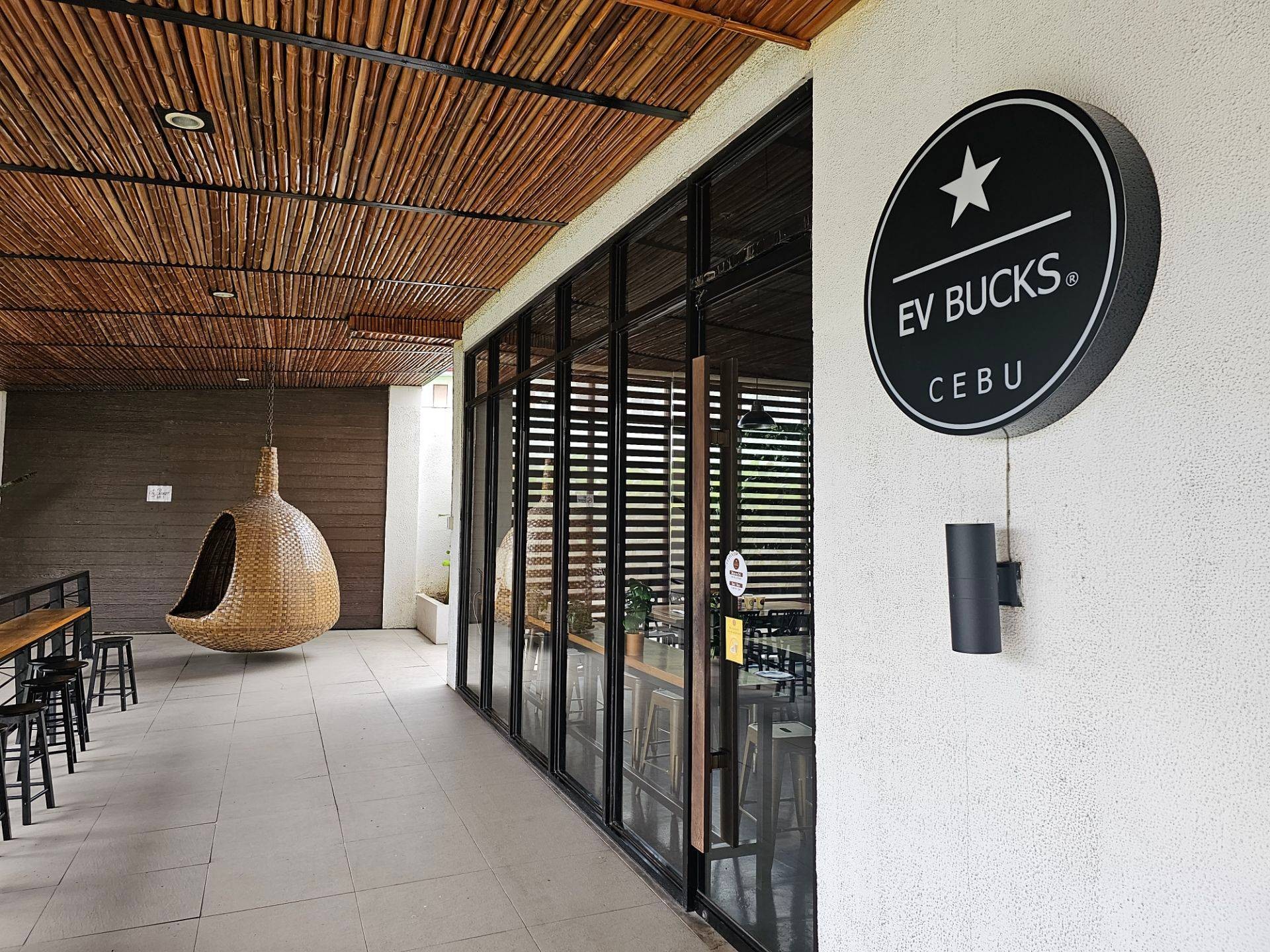 รีวิว Ev Bucks Cebu - คาเฟ่น่ารักๆในโรงเรียน EV Academy