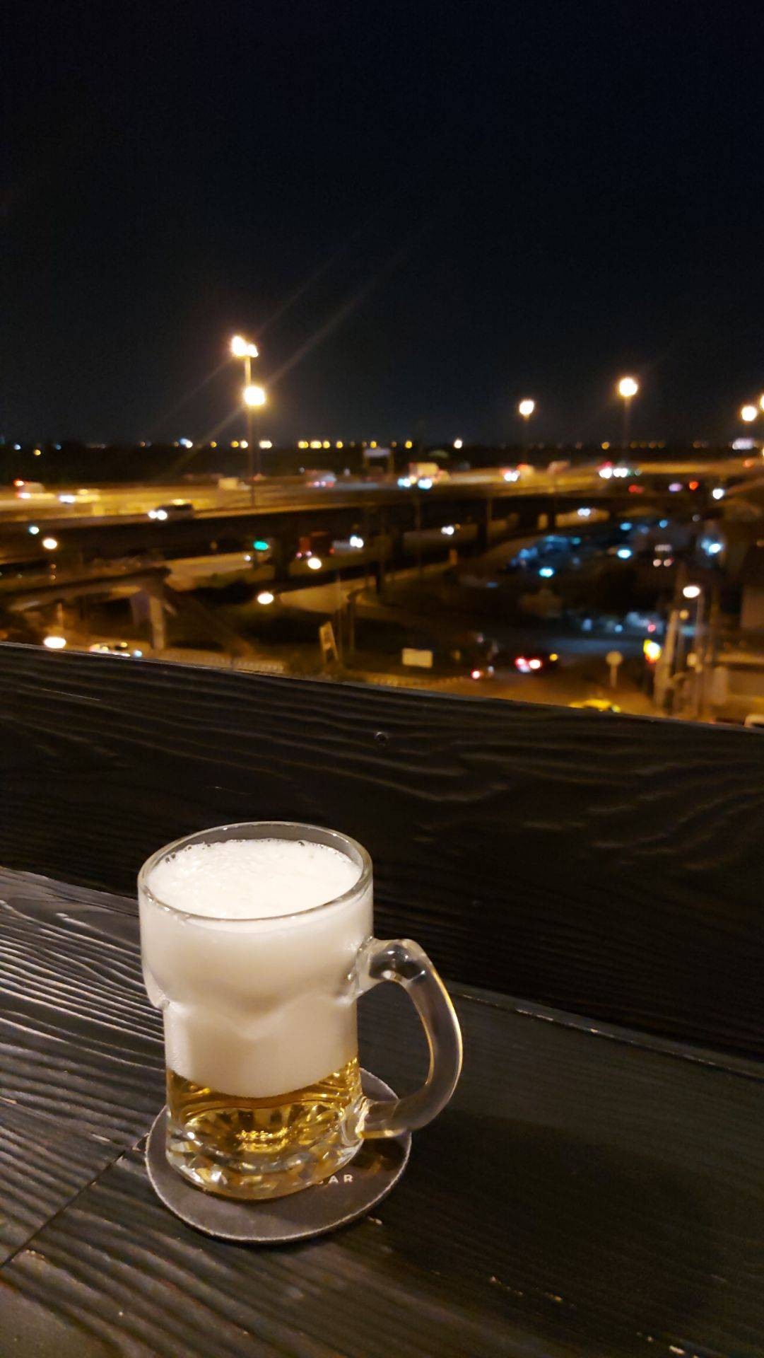 ร้าน Over The Moon Rooftop Bar | รีวิวร้านอาหาร