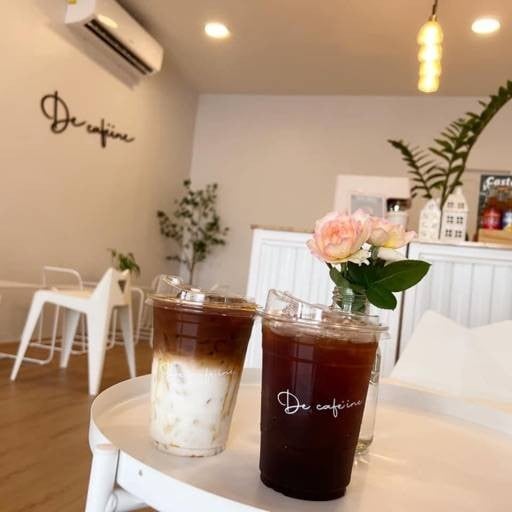 รีวิว De cafe’ine (เดอ คาเฟอีน) - กาแฟดี บรรยากาศดีร้านสวยครับ