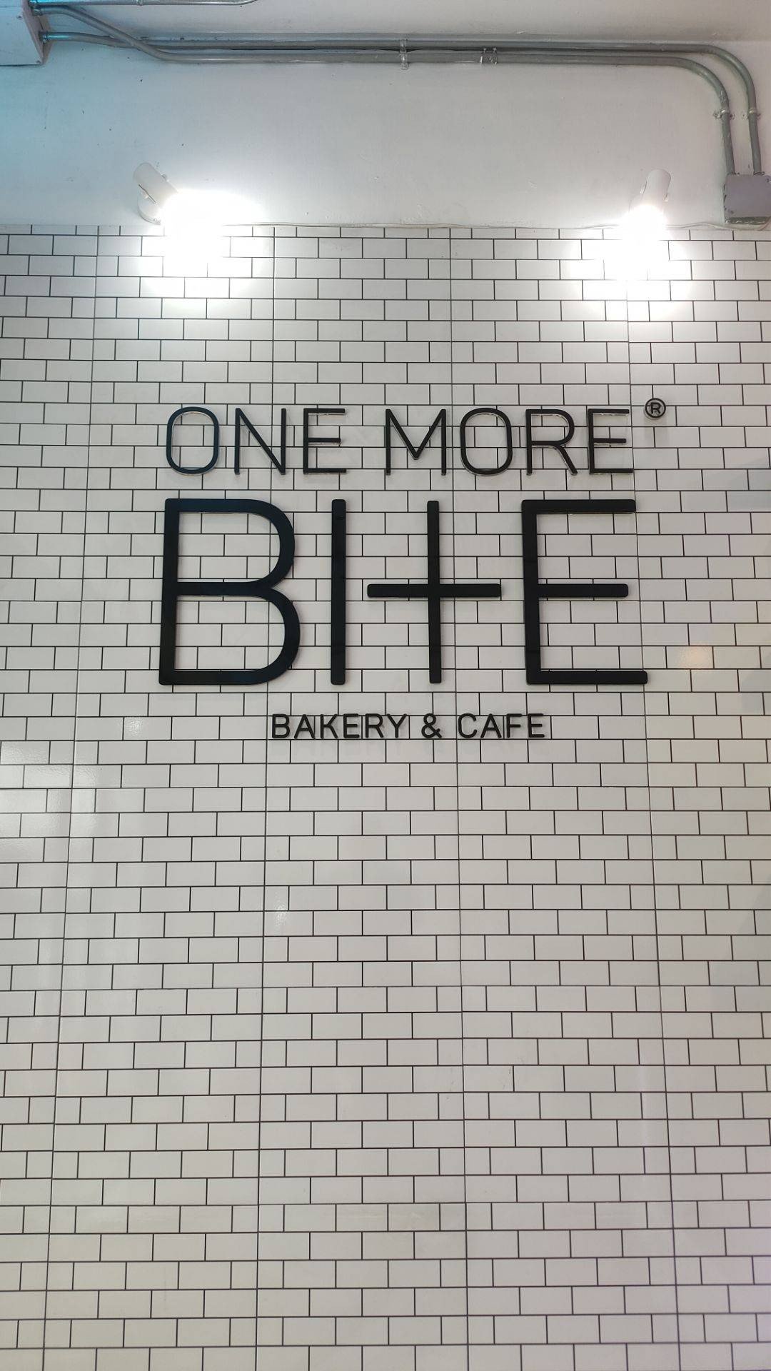 รีวิว One More Bite Bakery & Cafe - ครบรอบ 4 ปีแล้วสำหรับร้านนี้ วันนี้เลยมาเพราะมีโปรลด 40%
