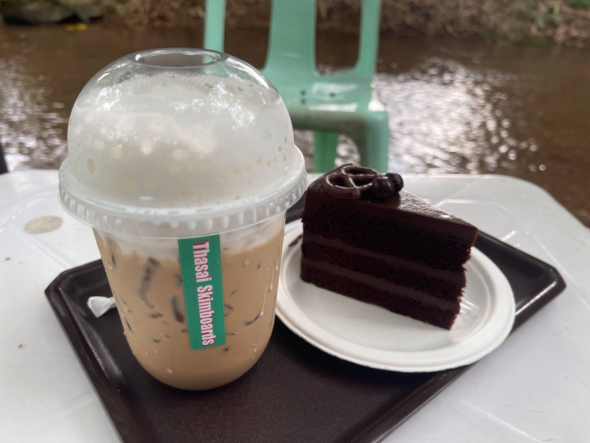 รีวิว Thasai Skimboards Cafe ศรีราชา - คาเฟ่มีลำธารเป็นของตัวเอง