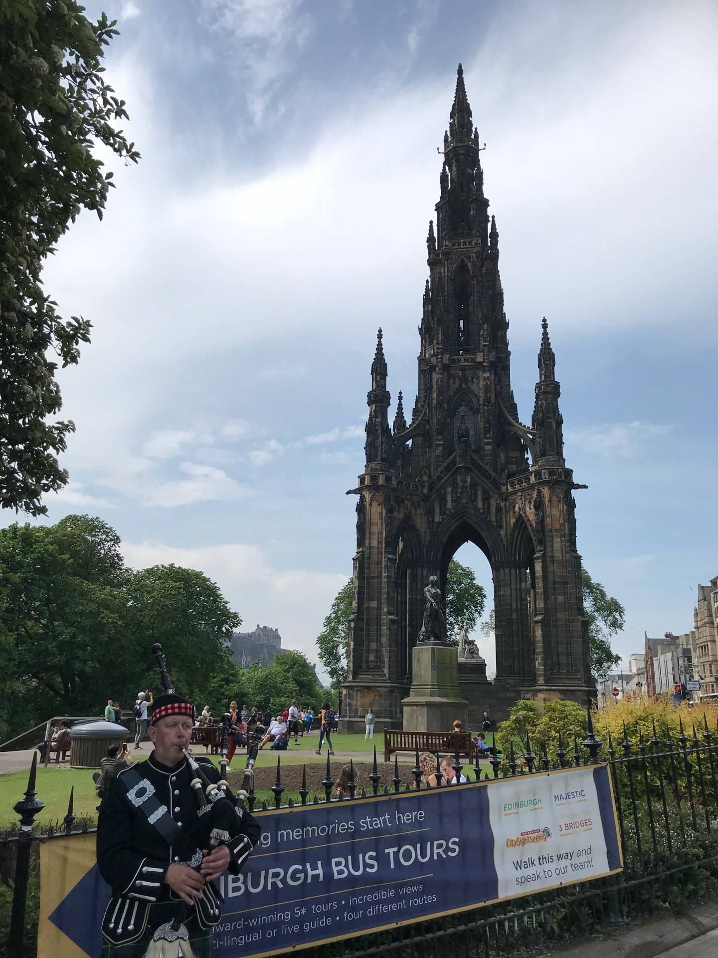 Scott Monument - รีวิวสถานที่ท่องเที่ยว