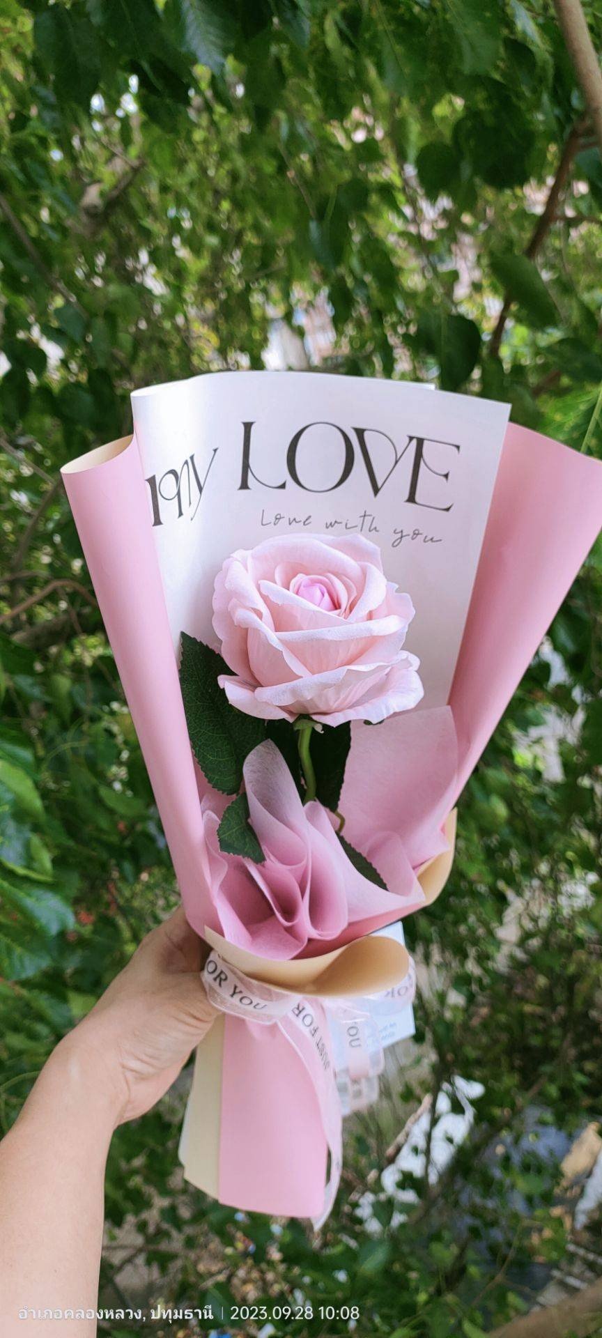 รีวิว DeeFlower - กุหลาบแดงกุหลาบเกรดพรีเมียมเหมือนจริงเก็บได้นานค่ะ