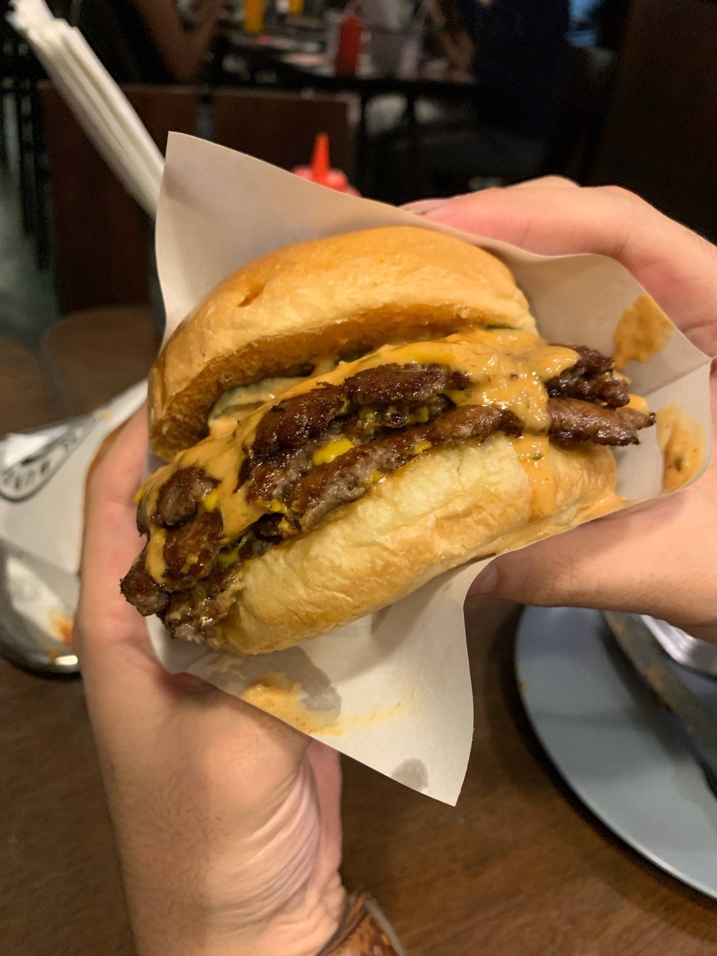 รีวิว Cast Iron Burgerhaus - นี่คือเบอร์เกอร์ที่เริ่ดที่สุด!!! ให้เป็นอันดับ 1 ในดวงใจ