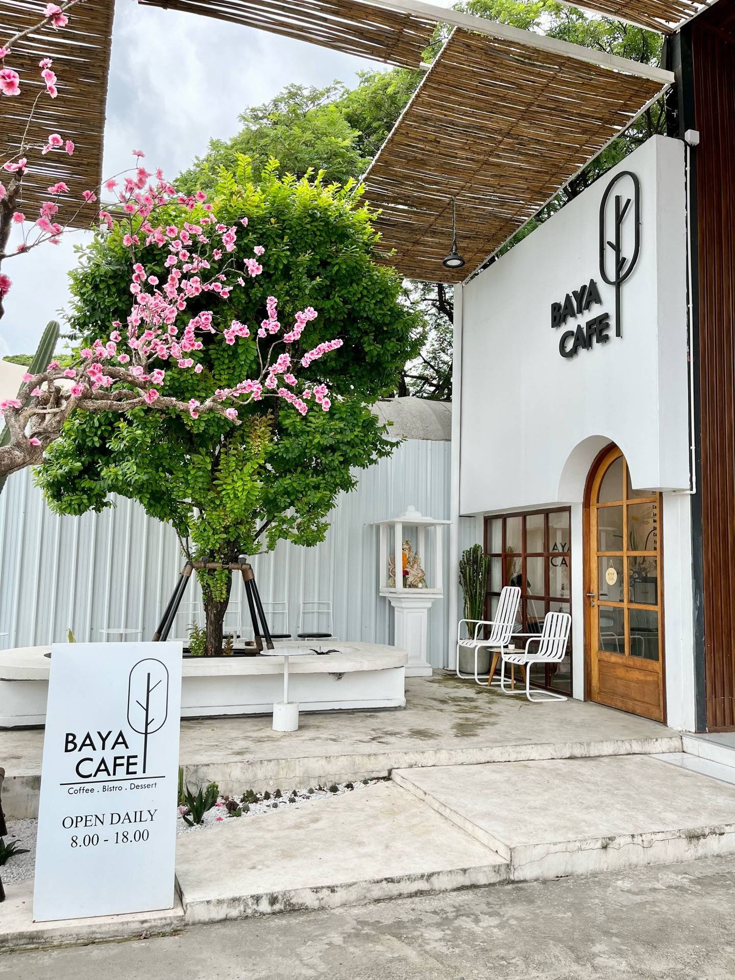 รีวิว Baya Cafe บายาคาเฟ่ - คาเฟ่สวย กาแฟดี ของหวานน่ากิน บรรยากาศ ...