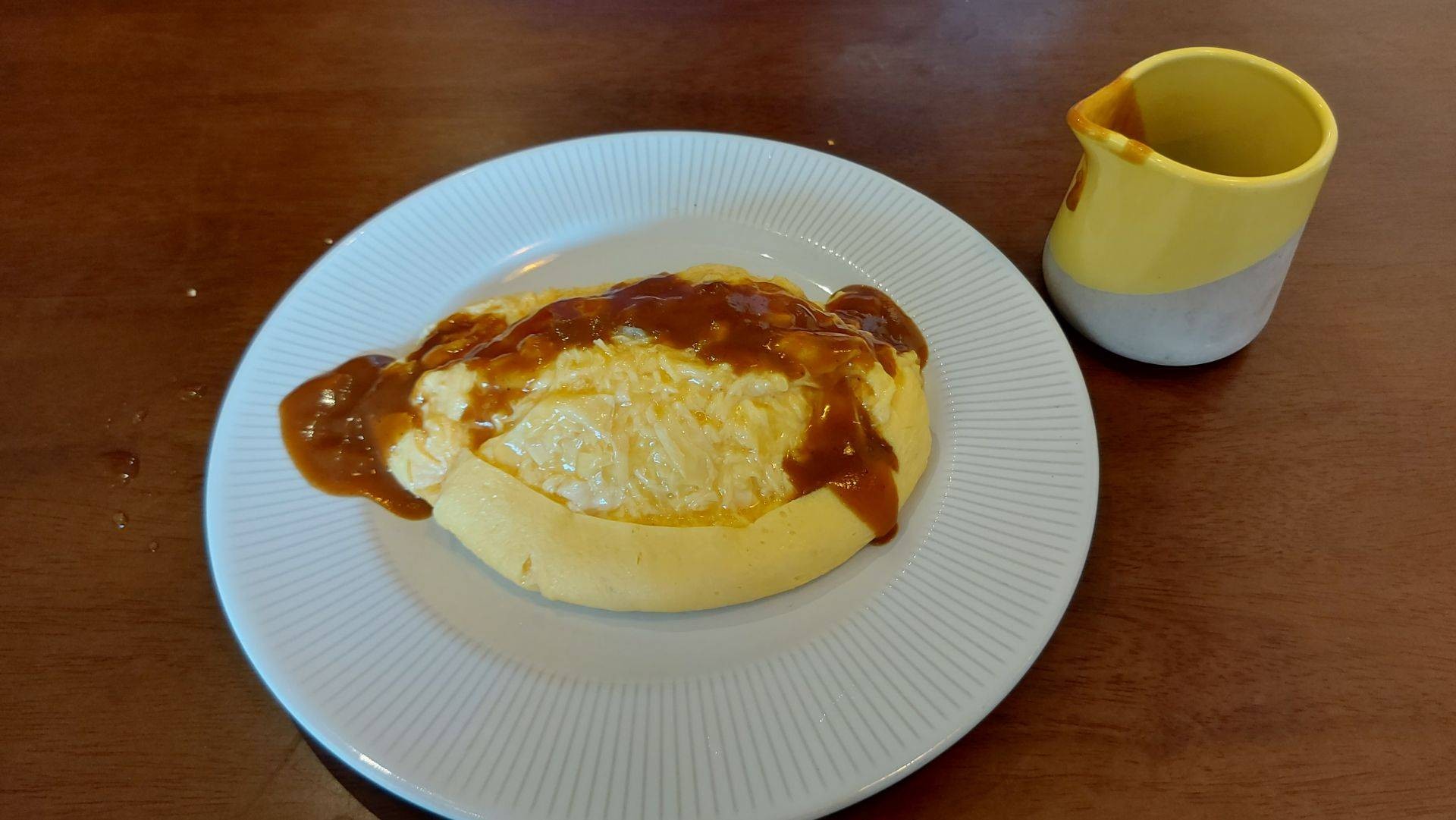 รีวิว Hey's Burg สามย่าน - น้ำซอส Hey's Burg อร่อยดี อมเปรี้ยวอมหวาน