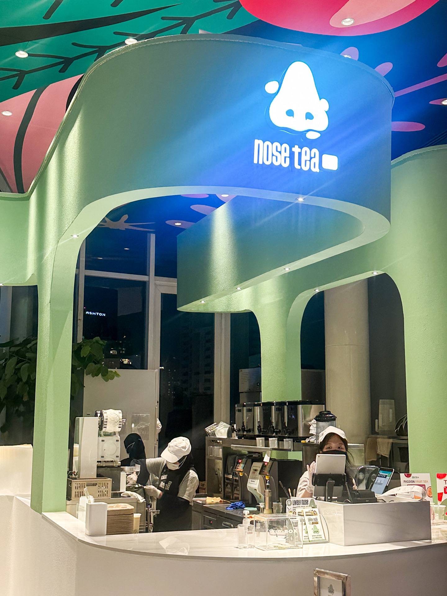 รีวิว Nose tea (โนส ที) Emquartier - ชานมชีสอร่อย สาขานี้รอคิวไม่นาน