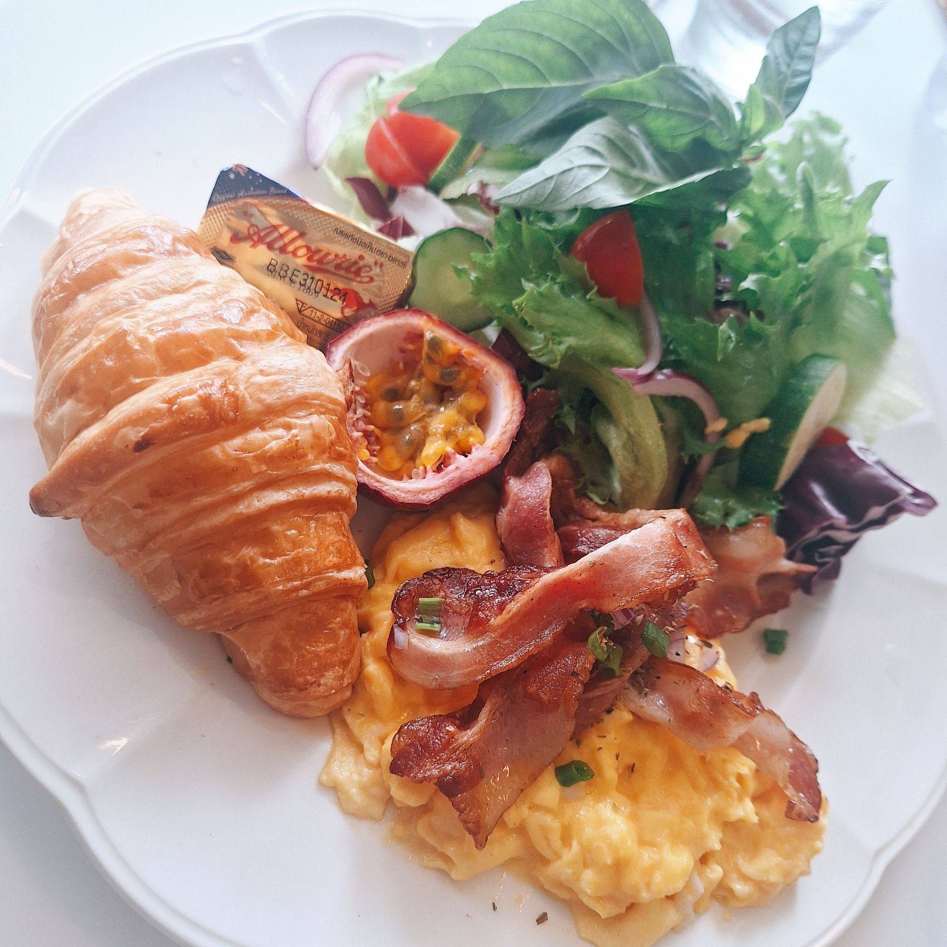 รีวิว Sun Rays Cafe - จานใหญ่ สวย รสชาติดี