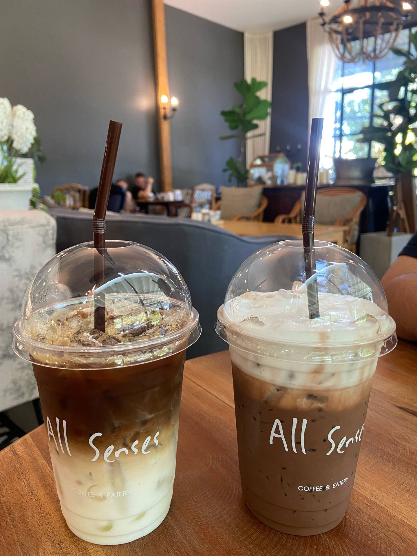 รีวิว All Senses Cafe - ร้านคาเฟ่ขนาดใหญ่ในพัทยา