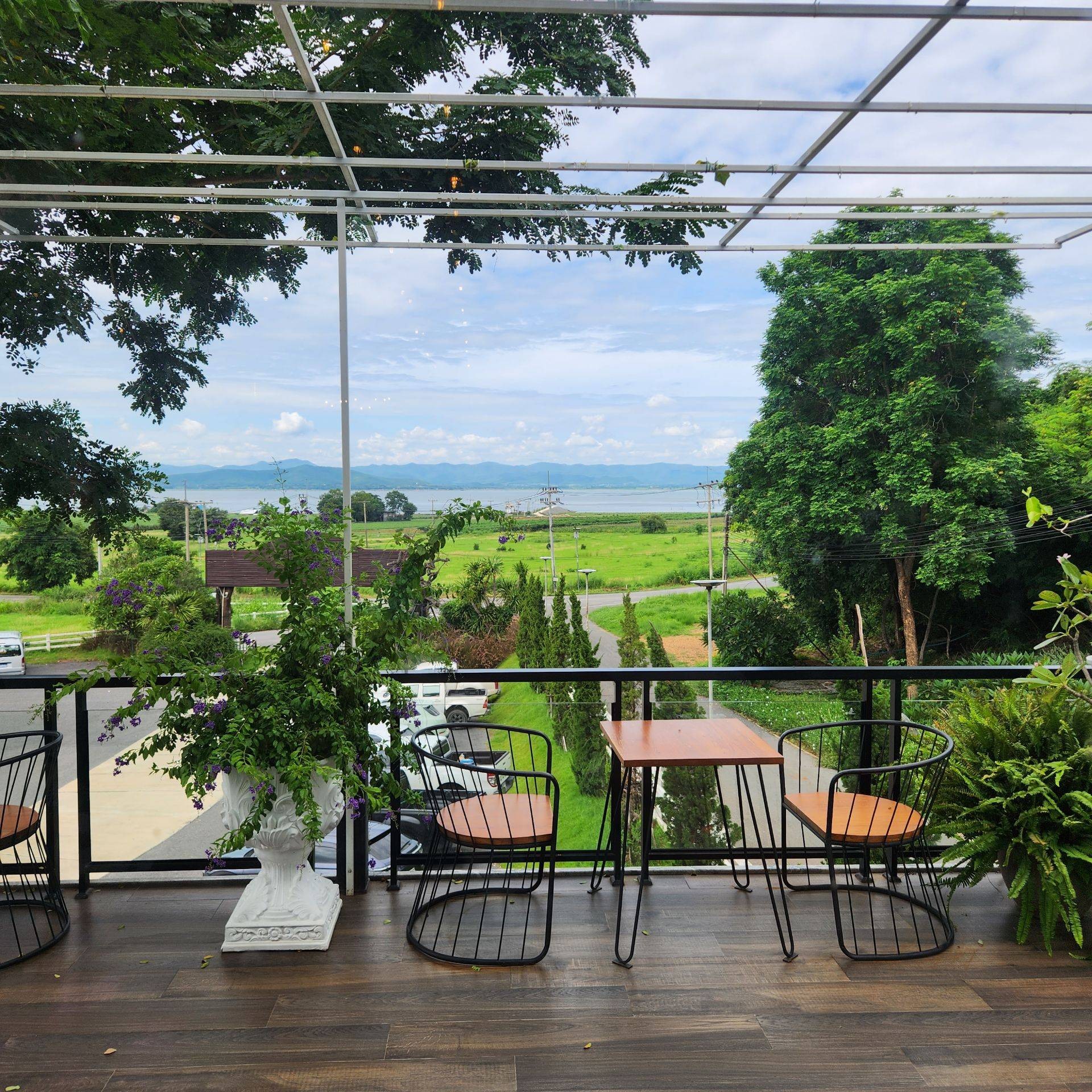 รูป Ninety-nine Cafe&chillbar