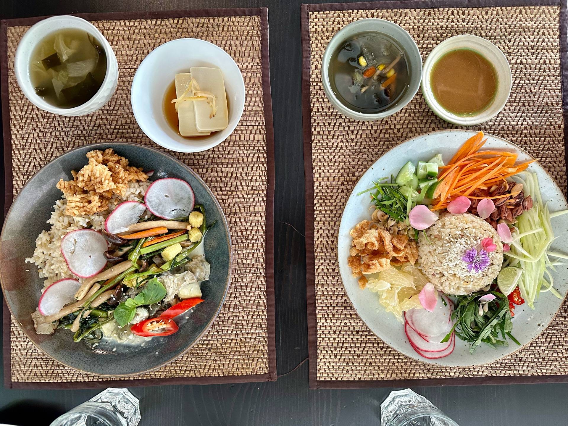 รีวิว POH SOP LOCAL-RICE EATERY - อาหารเจ วีแกน ย่านสถานรถไฟเชียงใหม่ ...