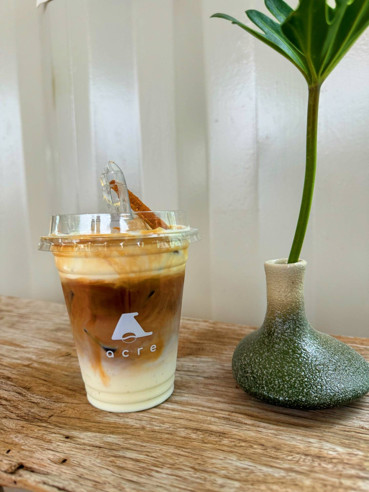 รีวิว Acre Neighborhood Café . - คาเฟ่บรรยากาศสวน กาแฟอร่อย พนักงานพูดจาดี