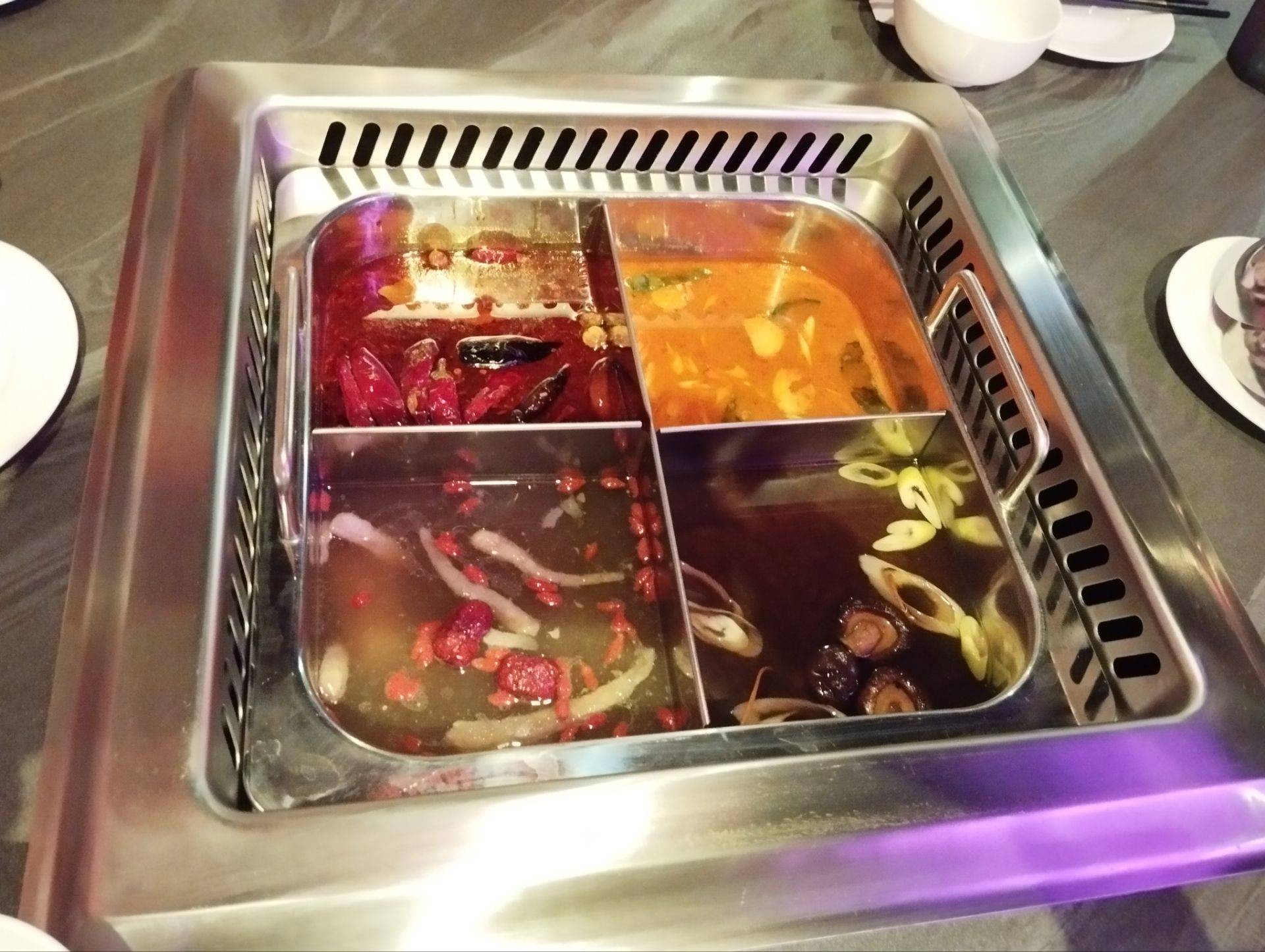 รีวิว Lucky Hot Pot - - เลือกน้ำซุปได้ 4 อย่าง มาล่าอร่อยไม่ต้องจิ้ม ...