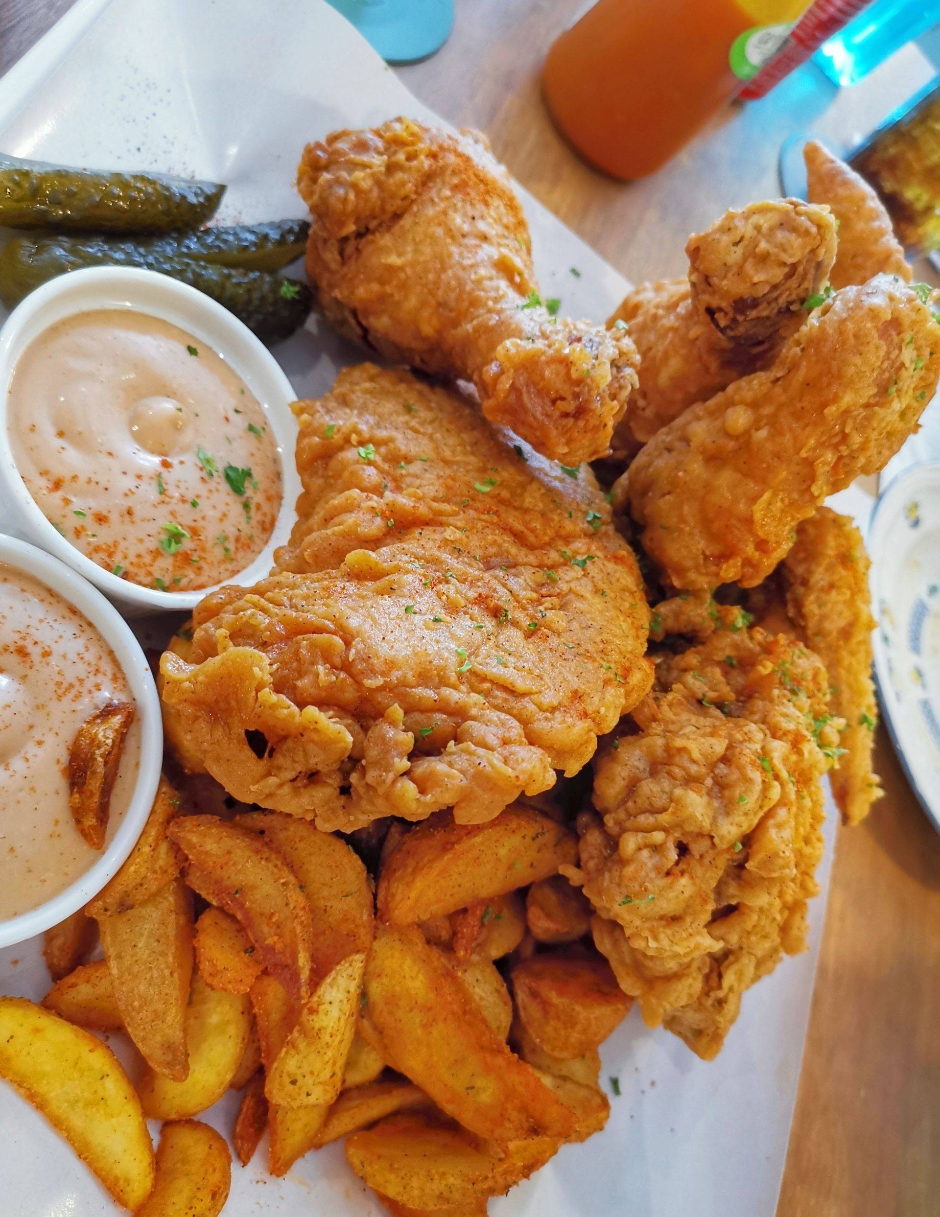 รีวิว Henryfry : fried chicken & housemade food. - ไก่ทอดโฮมเมดสไตล์ ...