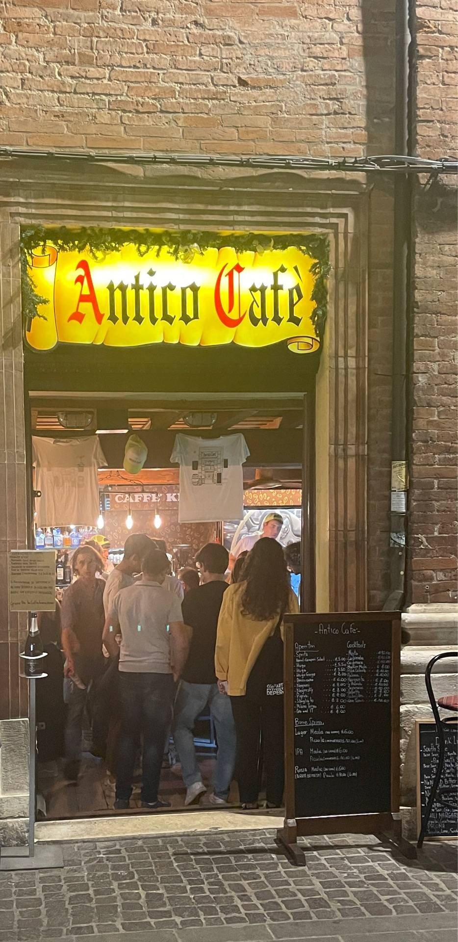 รีวิว Antico Cafe - ร้านน้ำสี ที่คนเยอะ