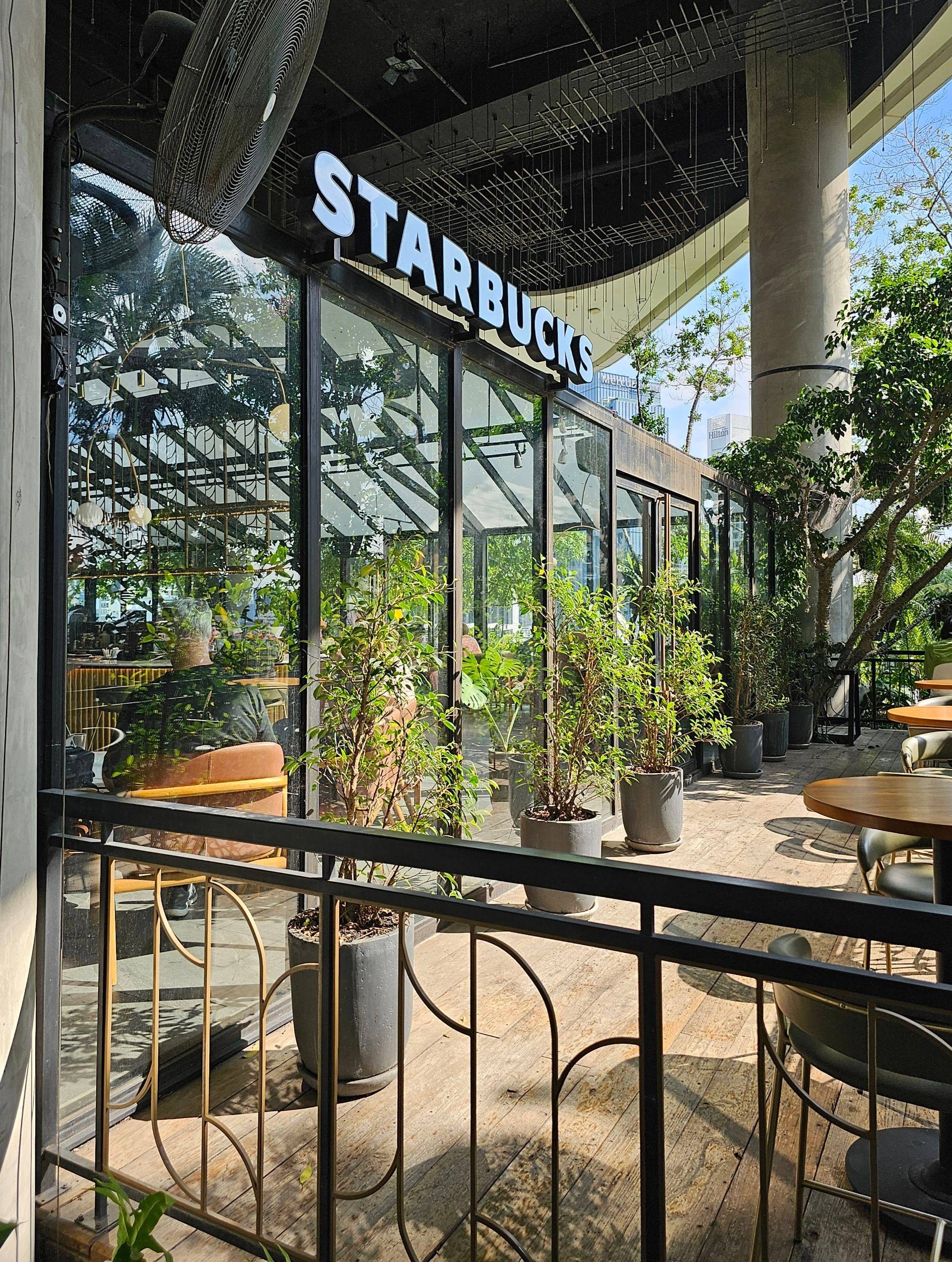 รูป Starbucks Emquartier Sky Garden