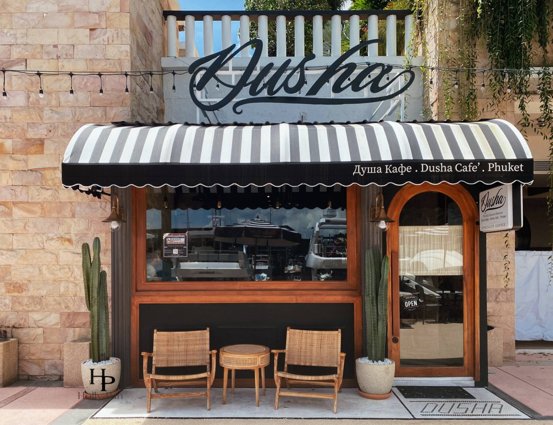 รีวิว Dusha Cafe' (ดูช่า คาเฟ่) Royal Phuket Marina @ Koh Kaew - Dusha Cafe